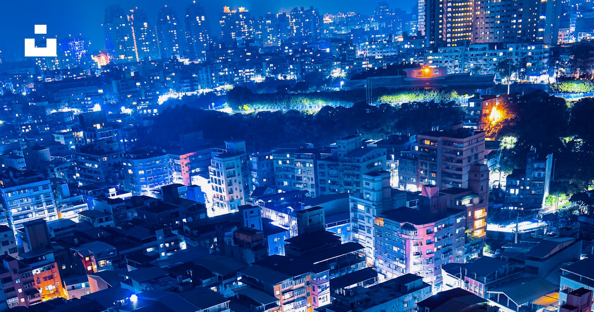 Eine Luftaufnahme einer Stadt bei Nacht Foto – Kostenloses Bild zum ... Eine Luftaufnahme einer Stadt bei Nacht Foto – Kostenloses Bild zum ...