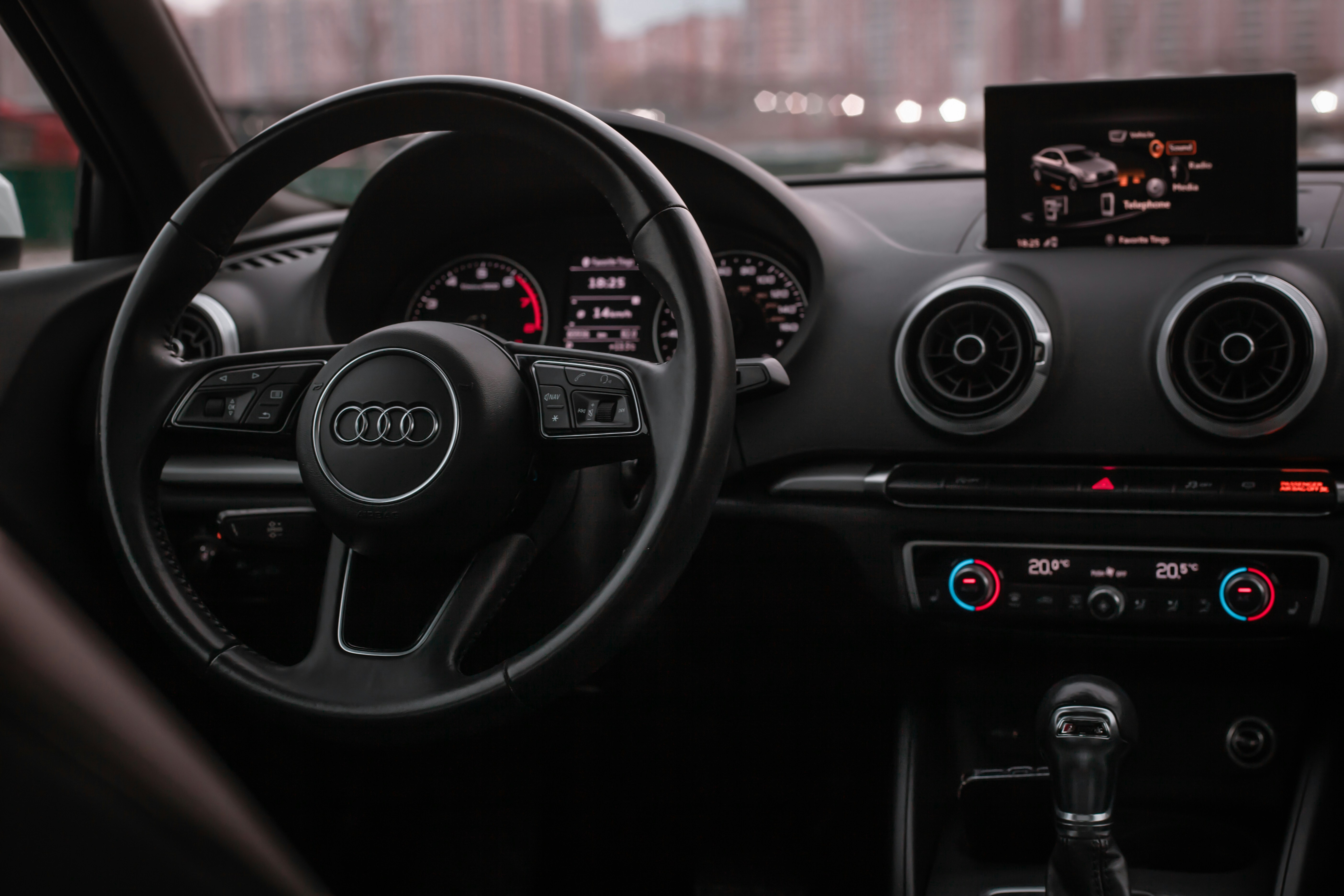 Cockpit Focus: The Audi Console with Center Display