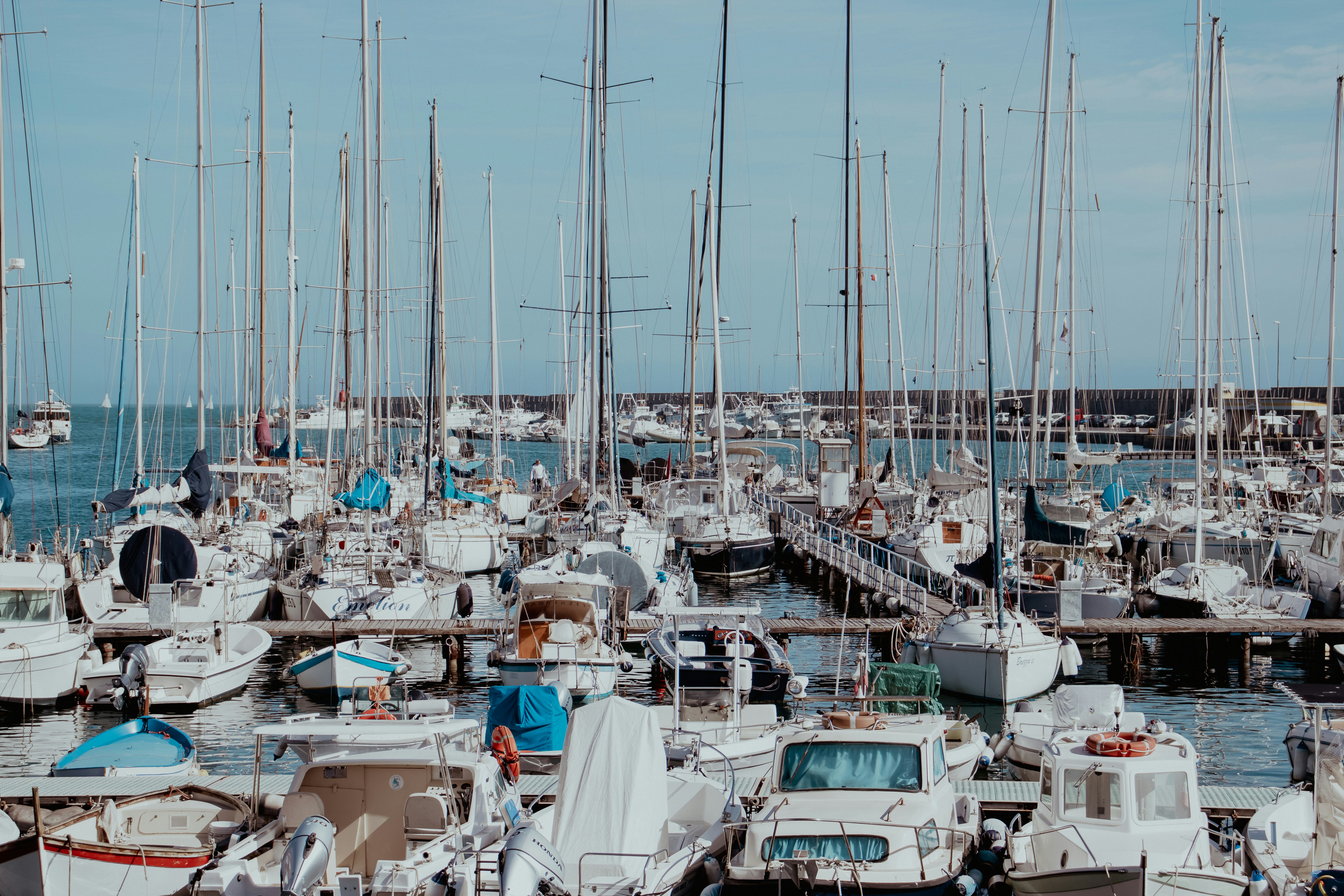 Muchos barcos que están en el agua foto – Imagen de San Remo gratuita ...