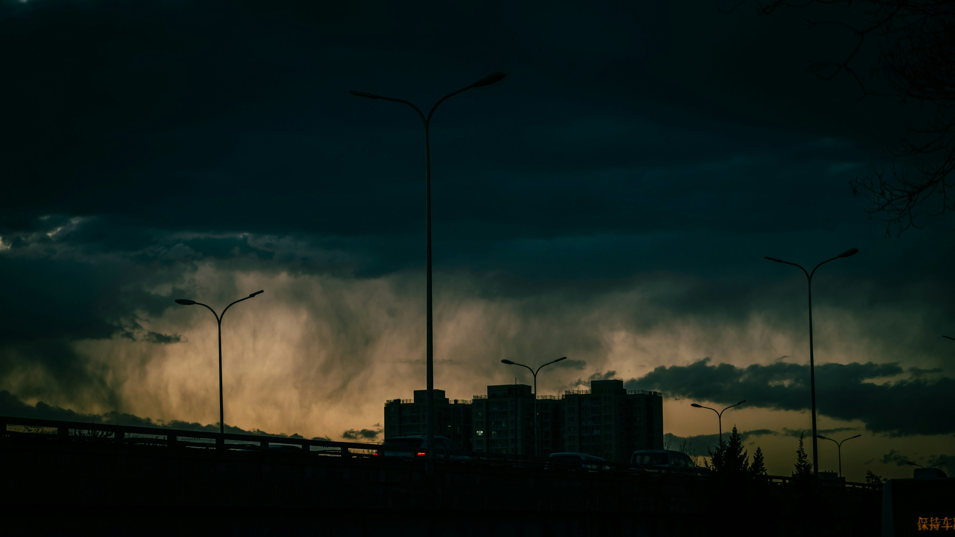 Urban Twilight: A Dance of Shadows and Light