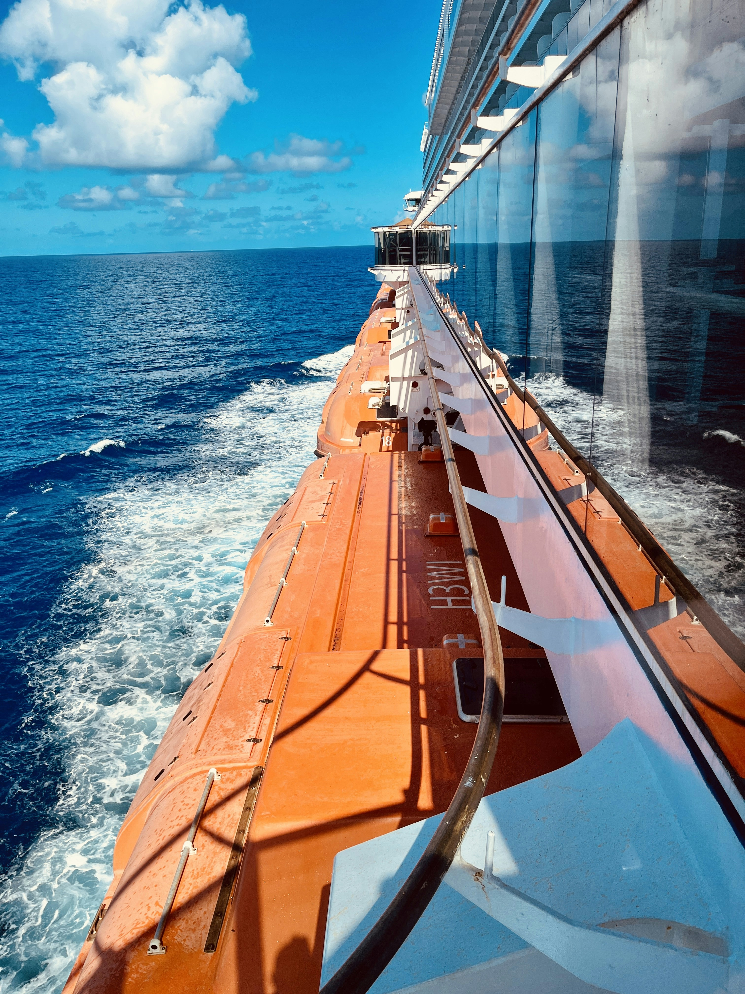 A view of the deck of a cruise ship photo – Free Boat Image on Unsplash