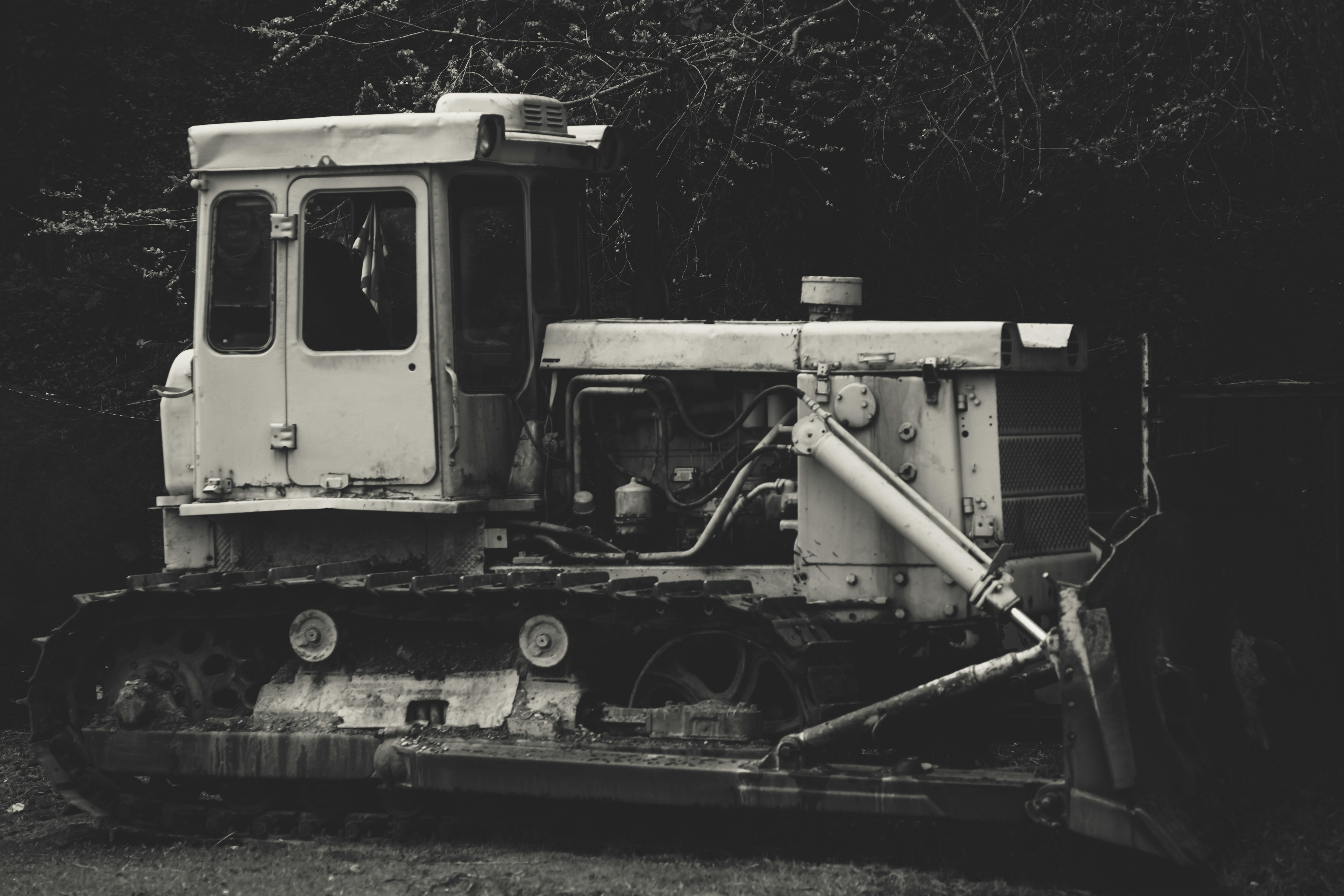Midnight Iron in the Pines: An Abandoned Tracked Machine