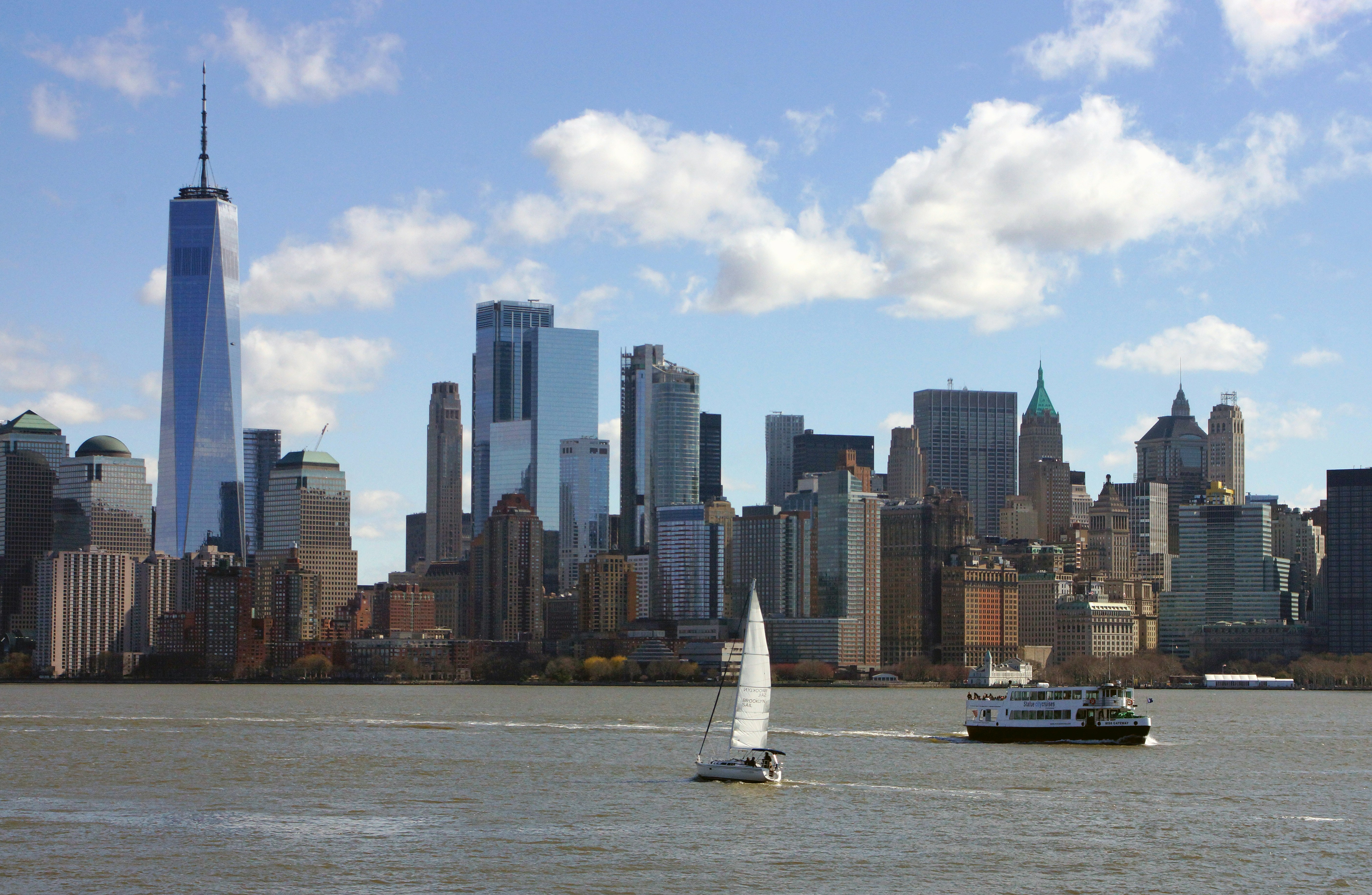 Harbor Calm with a Skyline Edge