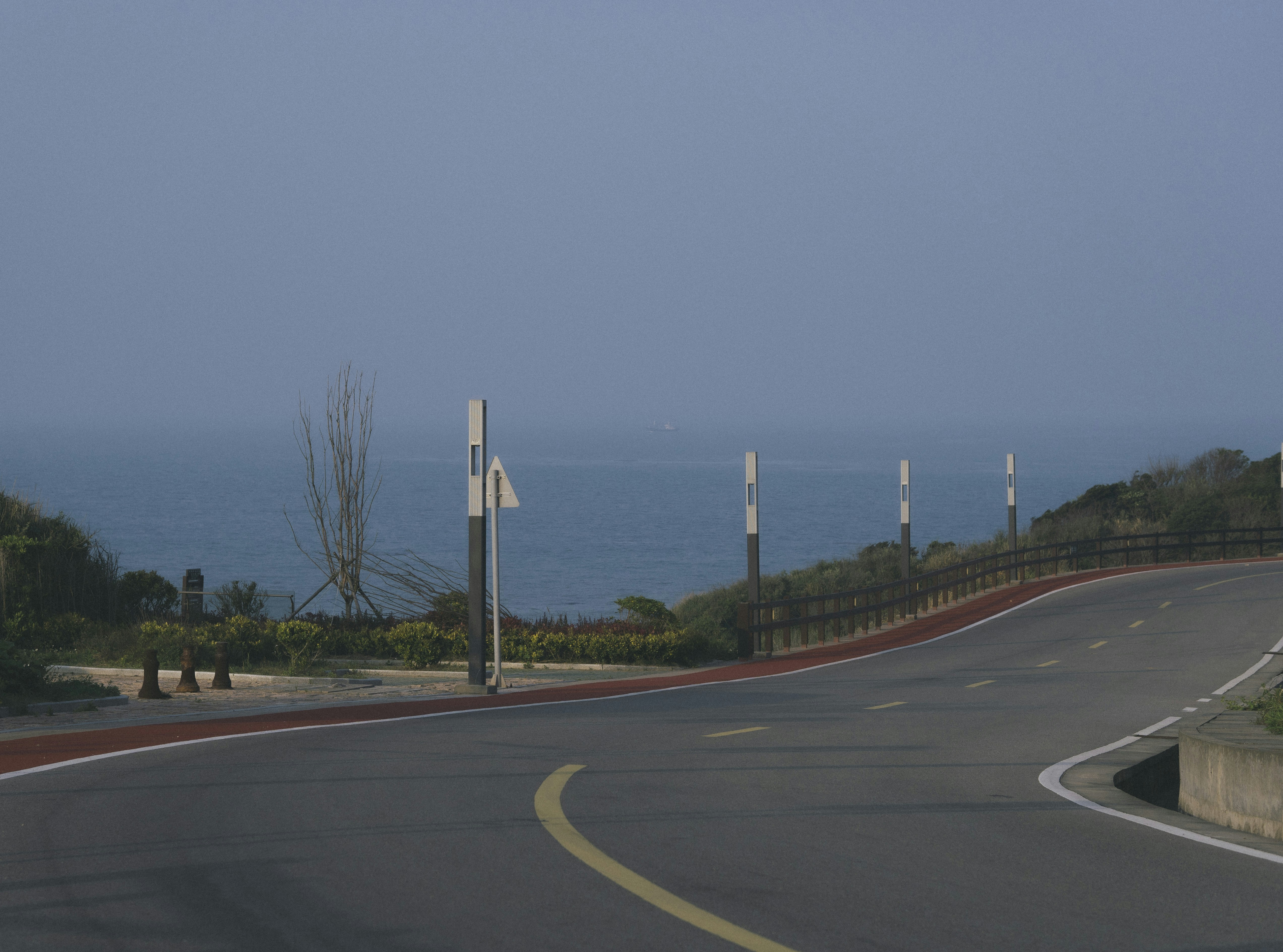 Tide and Tarmac: The Winding Road Toward a Quiet Ocean Horizon