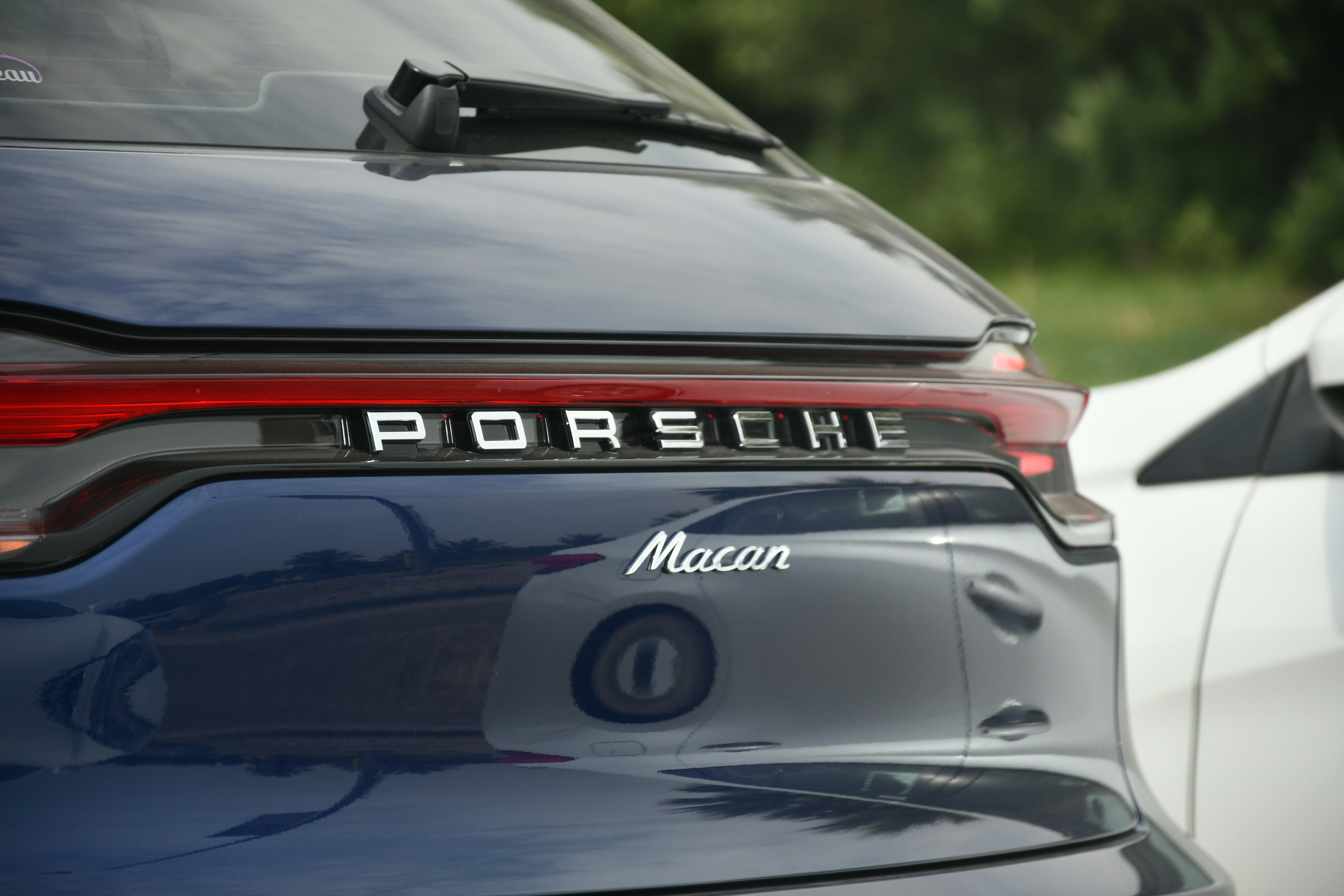 A close up of the rear end of a car photo – Free Car Image on Unsplash