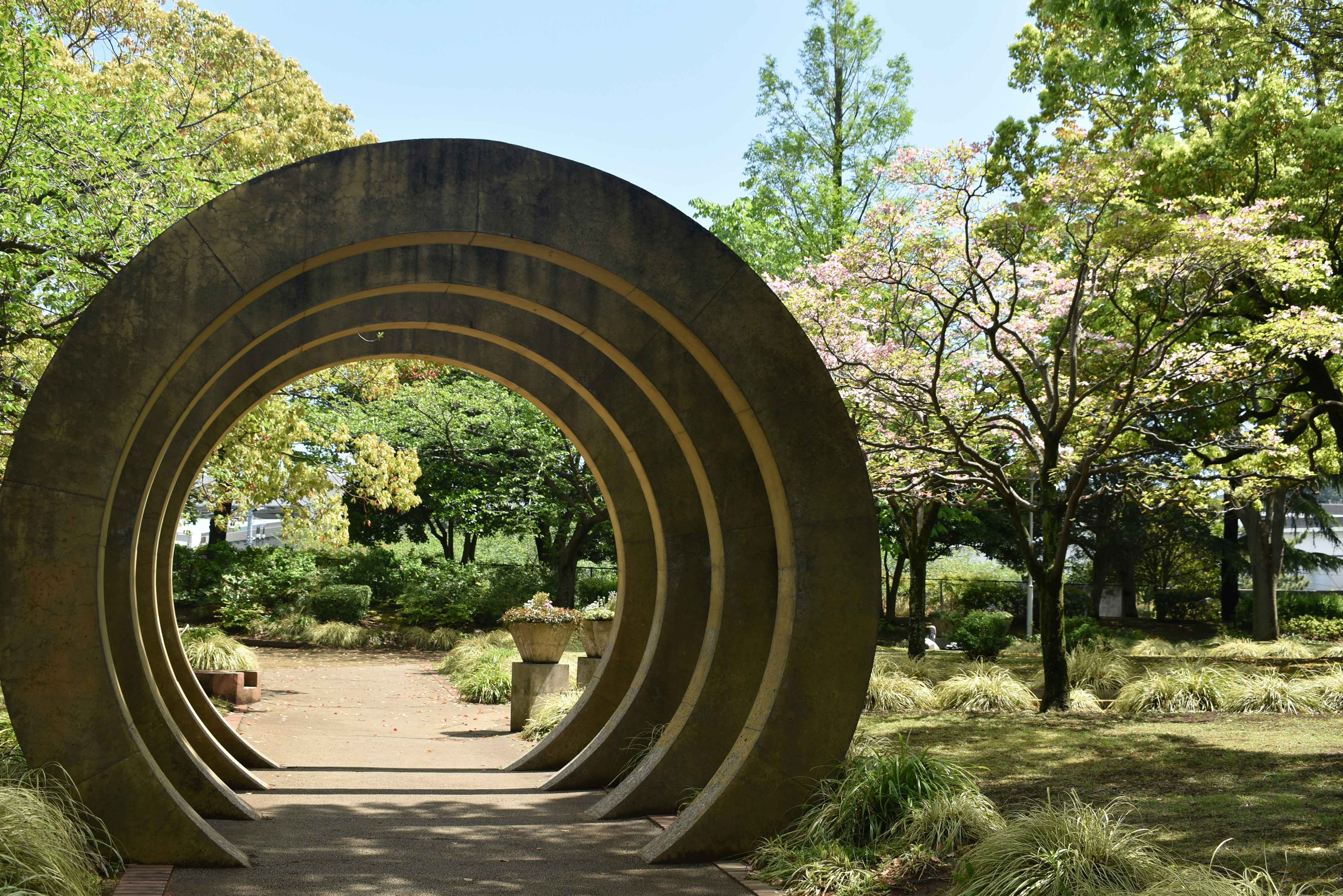 Ohayo Japan | US Shares End Higher; Powell Hints at Rate Cuts - Mark ...