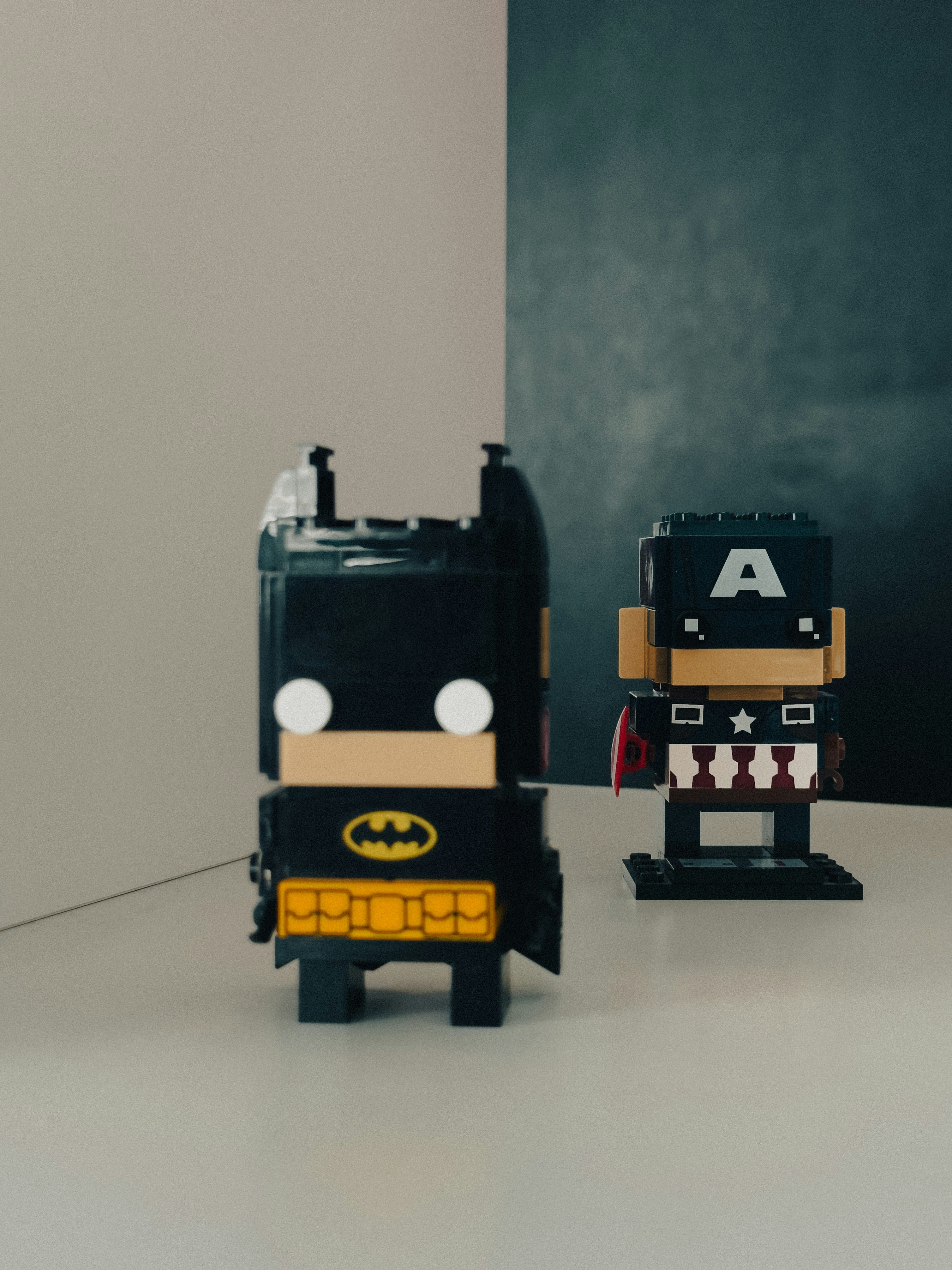 A couple of legos that are sitting on a table photo – Free Batman Image ...