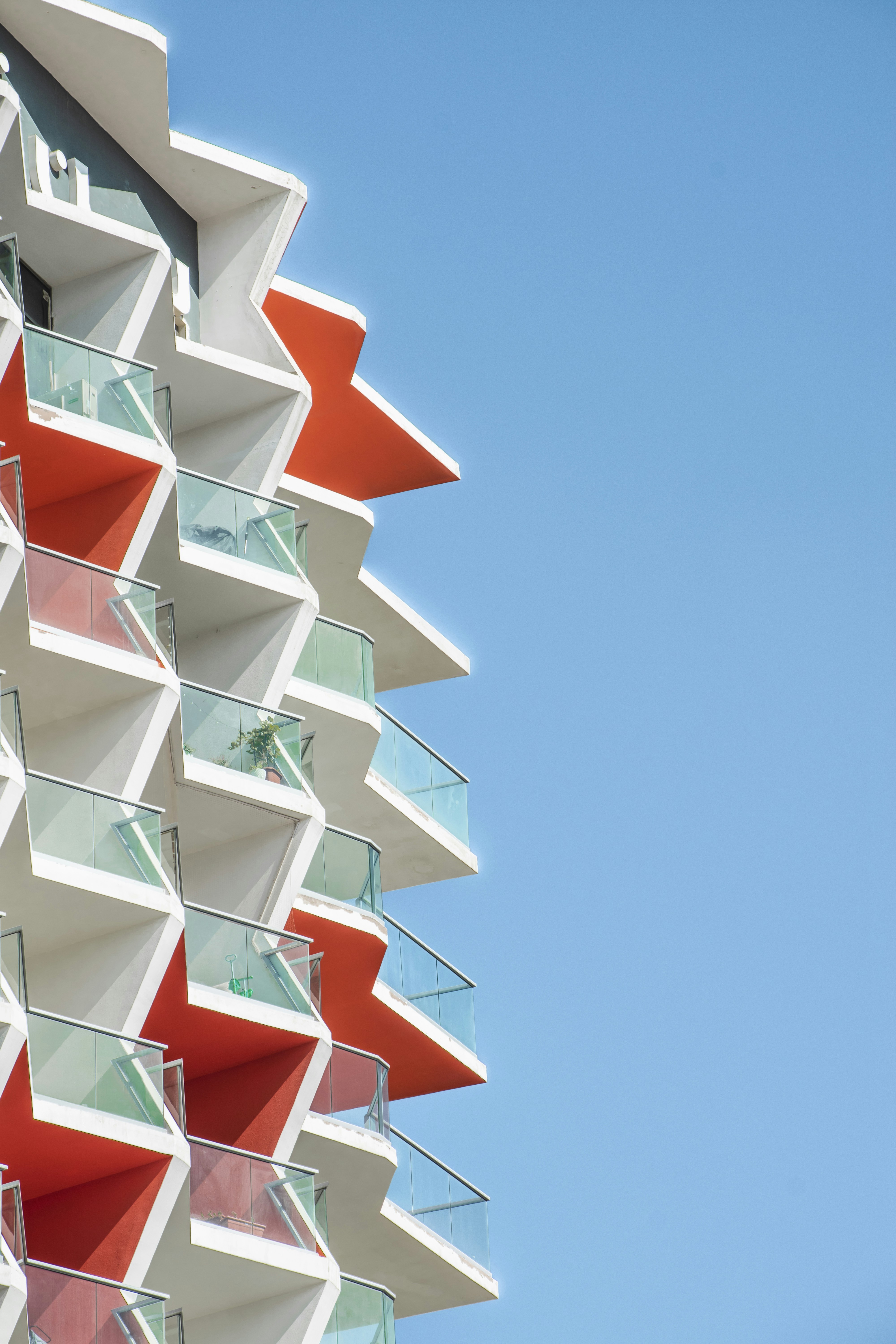 A tall building with balconies and balconies on it photo – Free Dubai ...