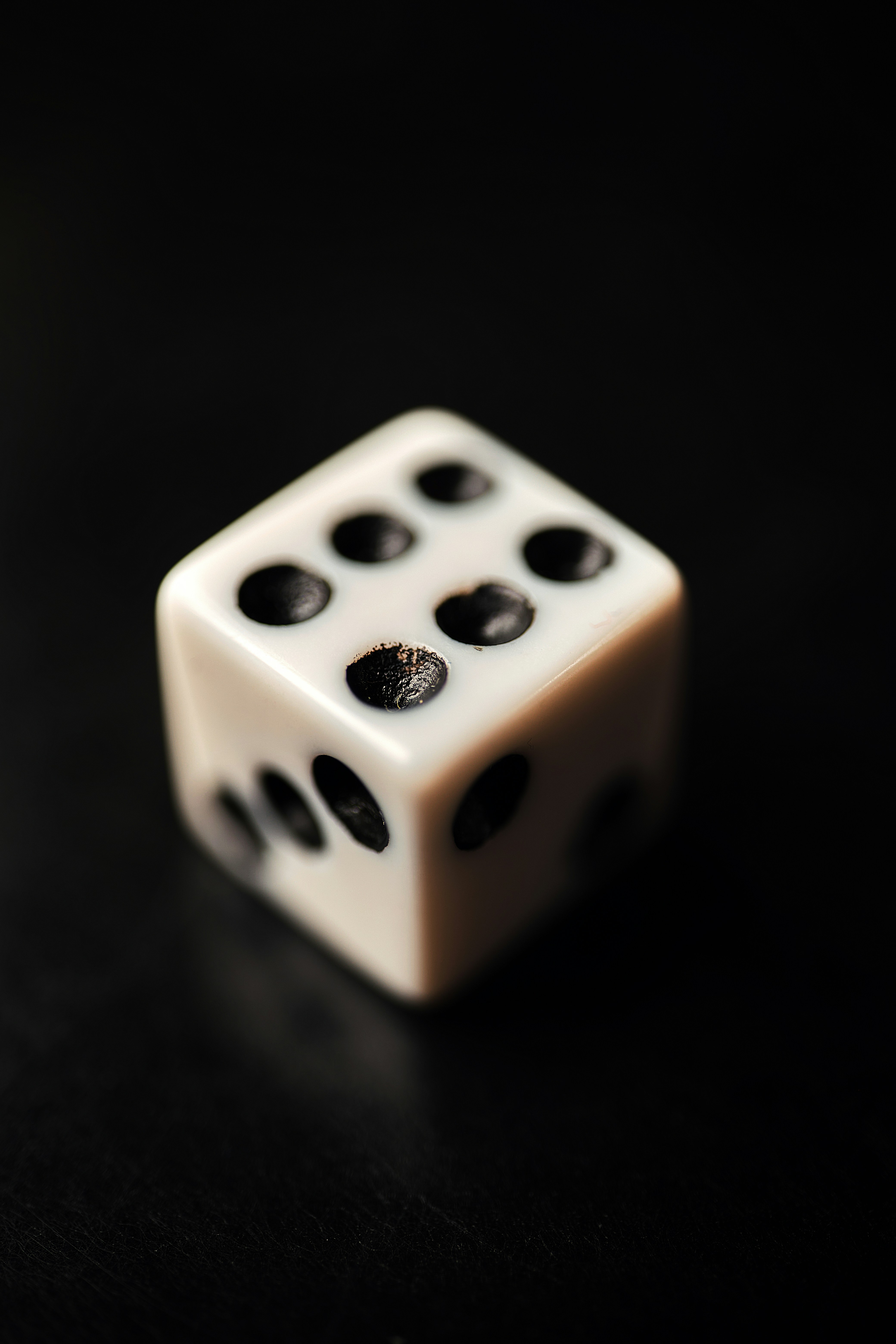 Micro-Texture of a White Die: A Study in Contrast and Focus