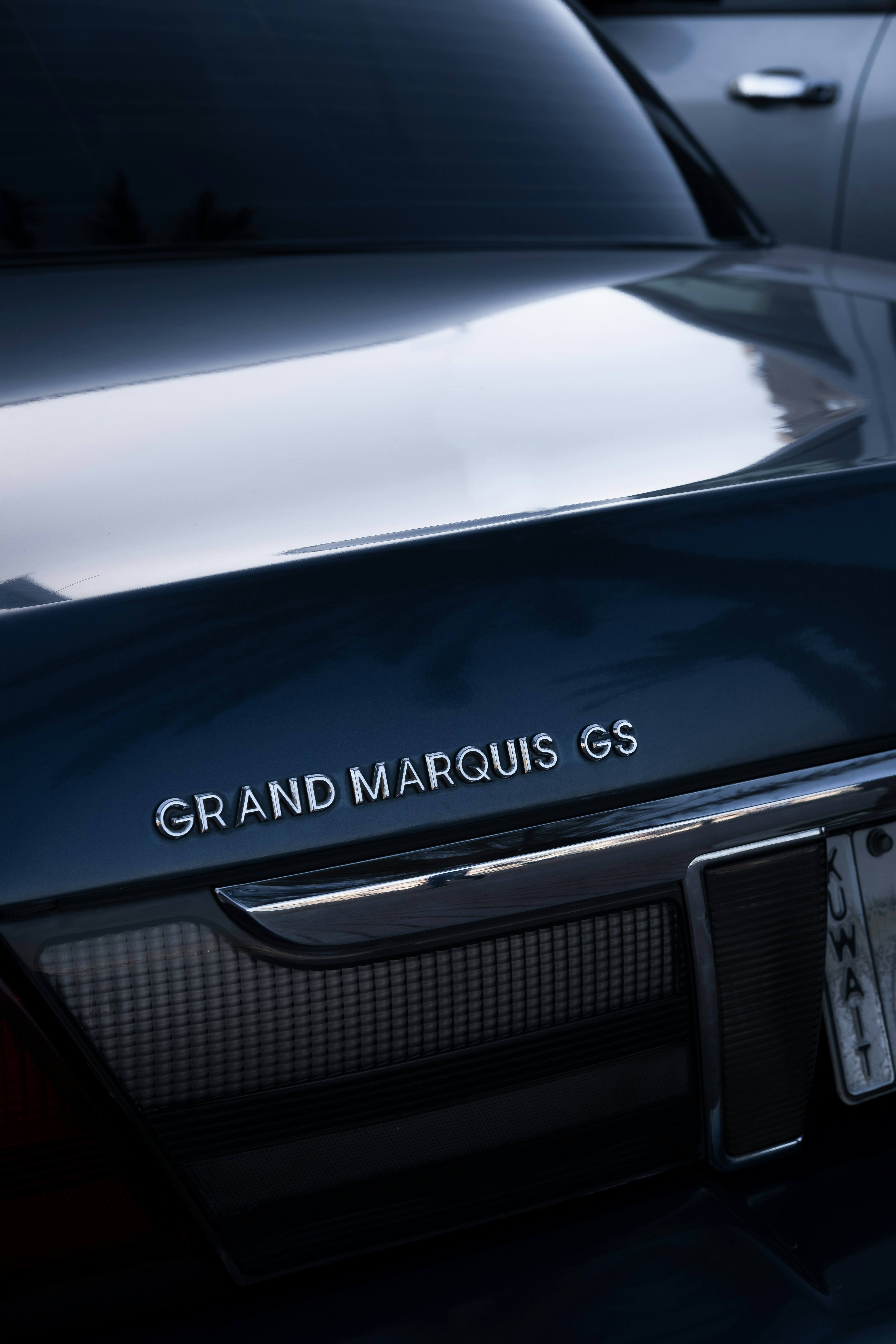 Foto Un primer plano de un coche con la palabra Grand Marques en él ...