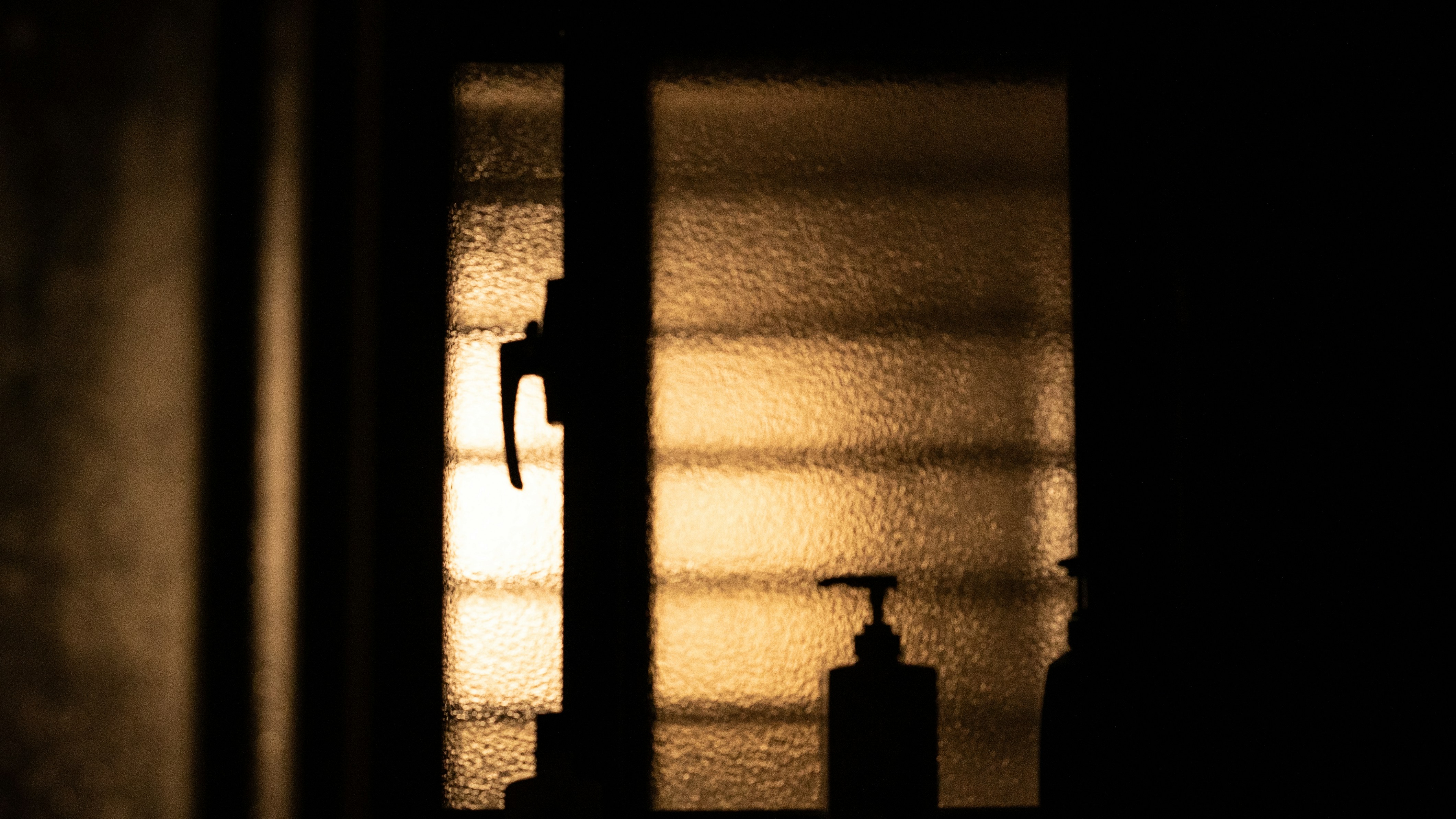 Backlit Vapor: A Glimpse Through a Dim Boundary