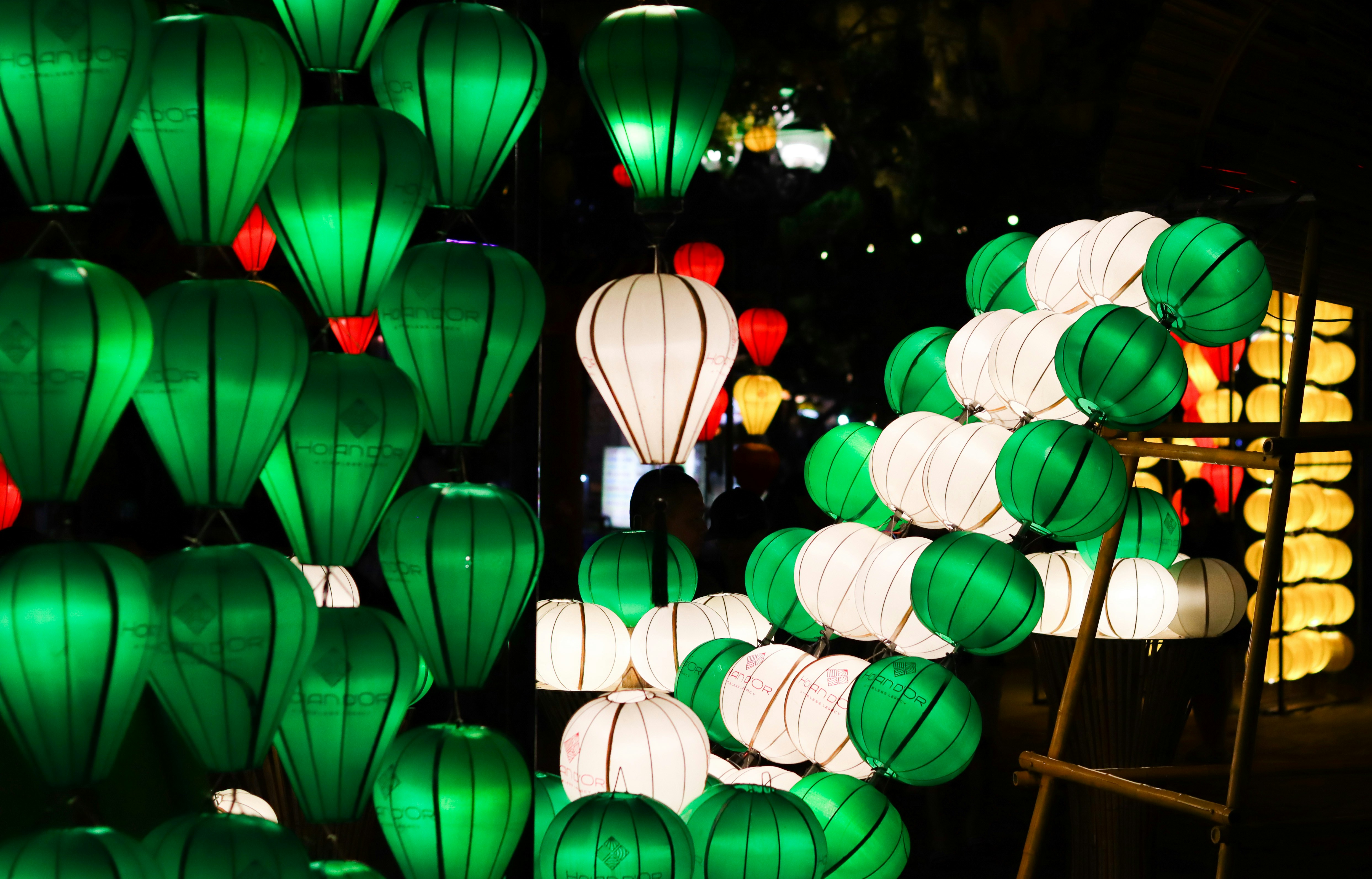 Emerald Glow: Lanterns in Harmony