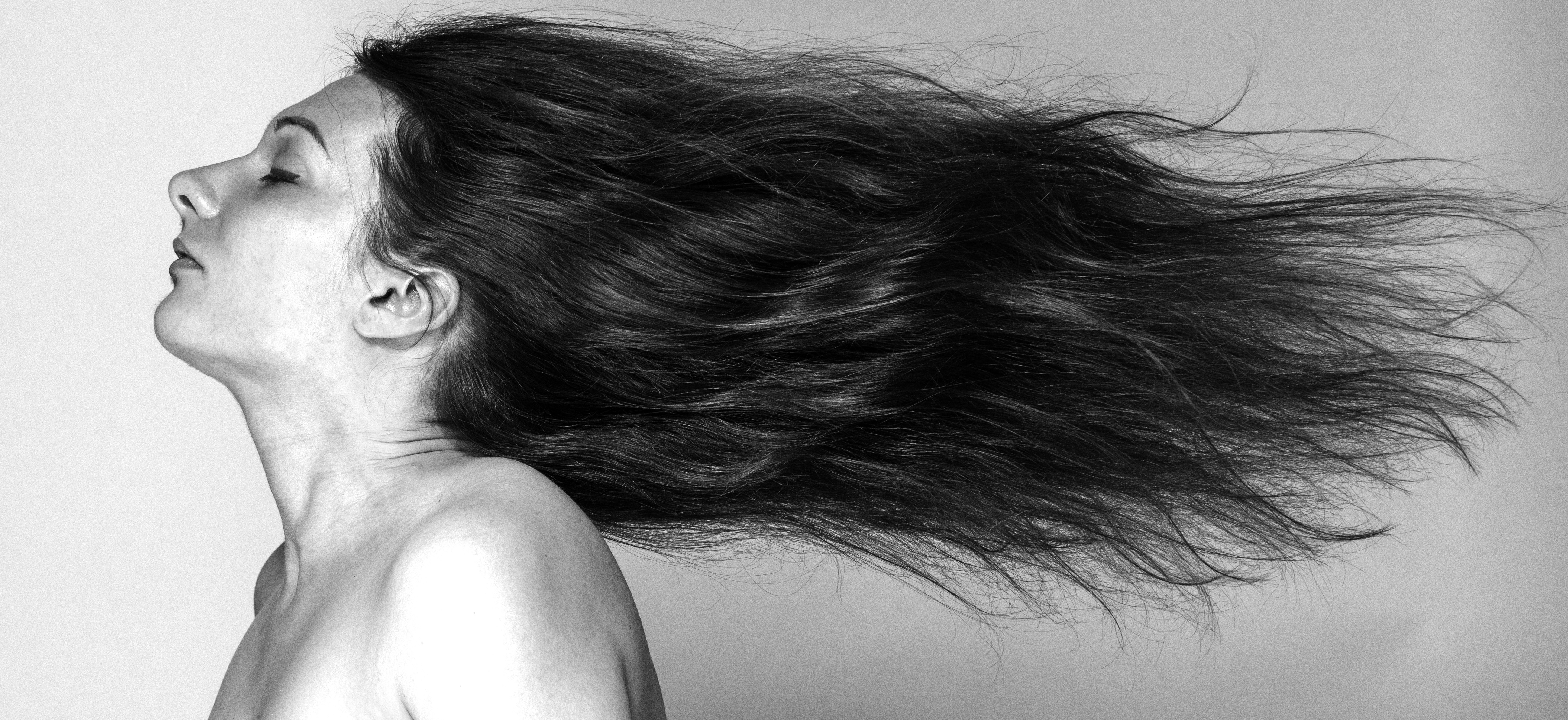 Dynamic Motion in Monochrome