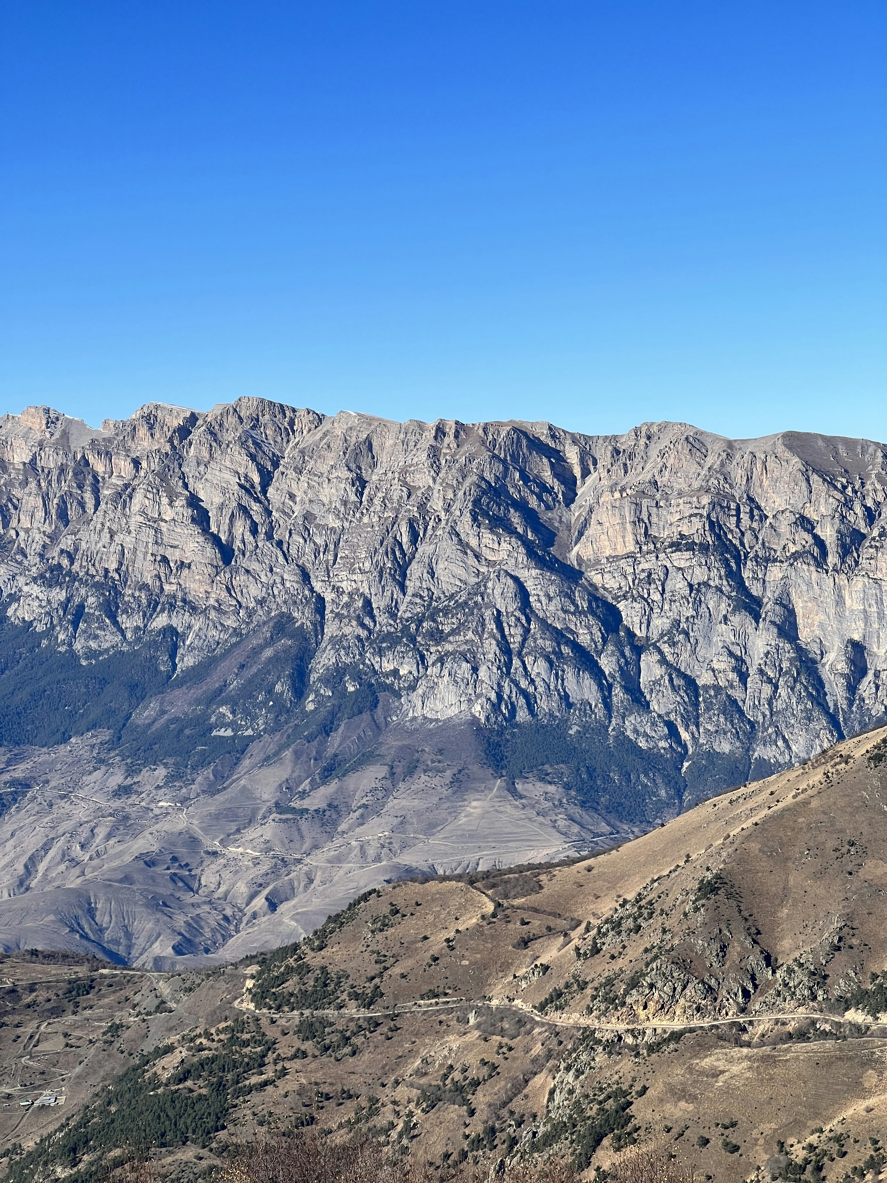Foto zum Thema Blick auf eine Bergkette in der Ferne – Kostenloses Bild ...