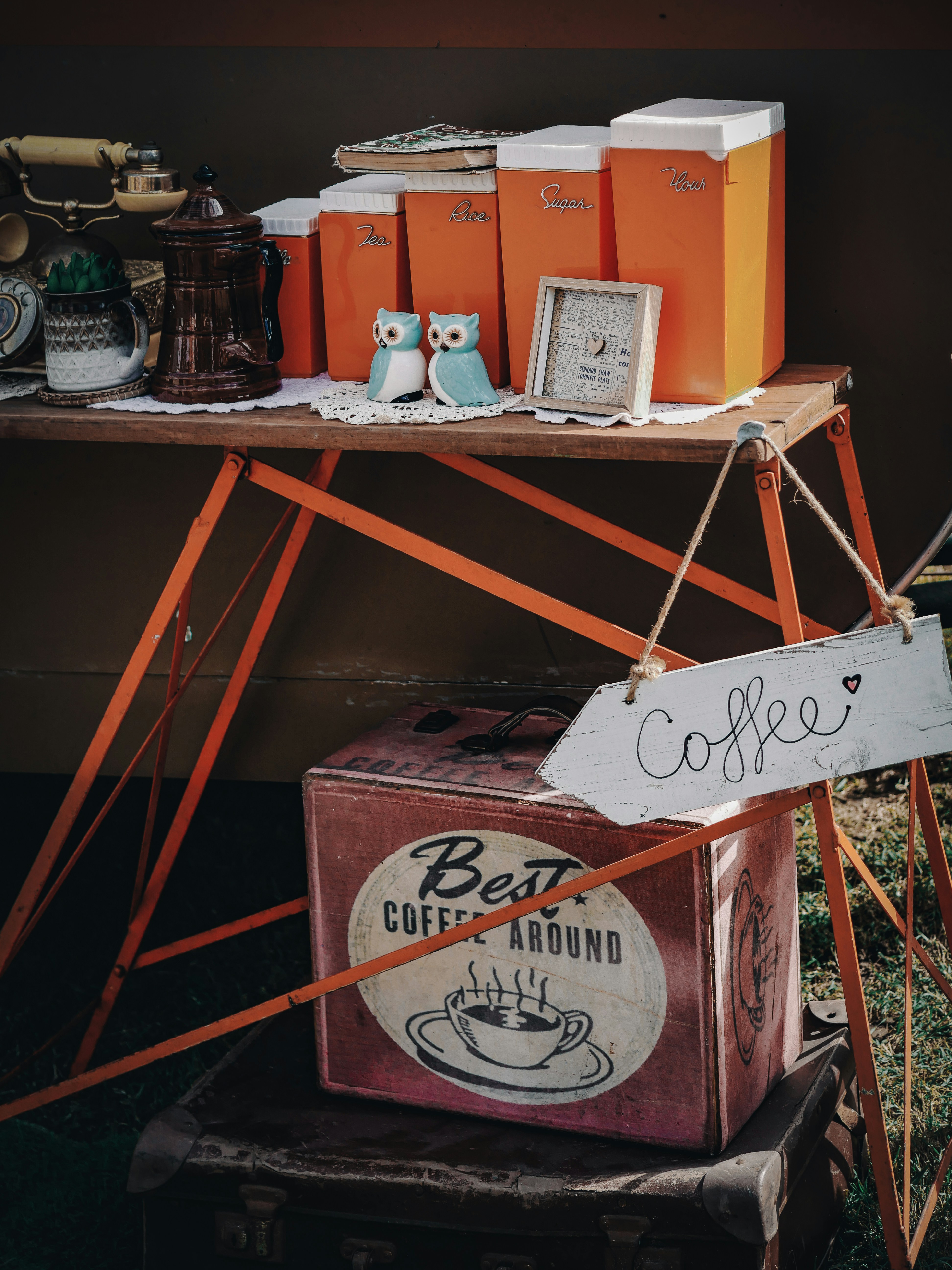 A table topped with boxes and boxes of coffee photo – Free Gold coast ...