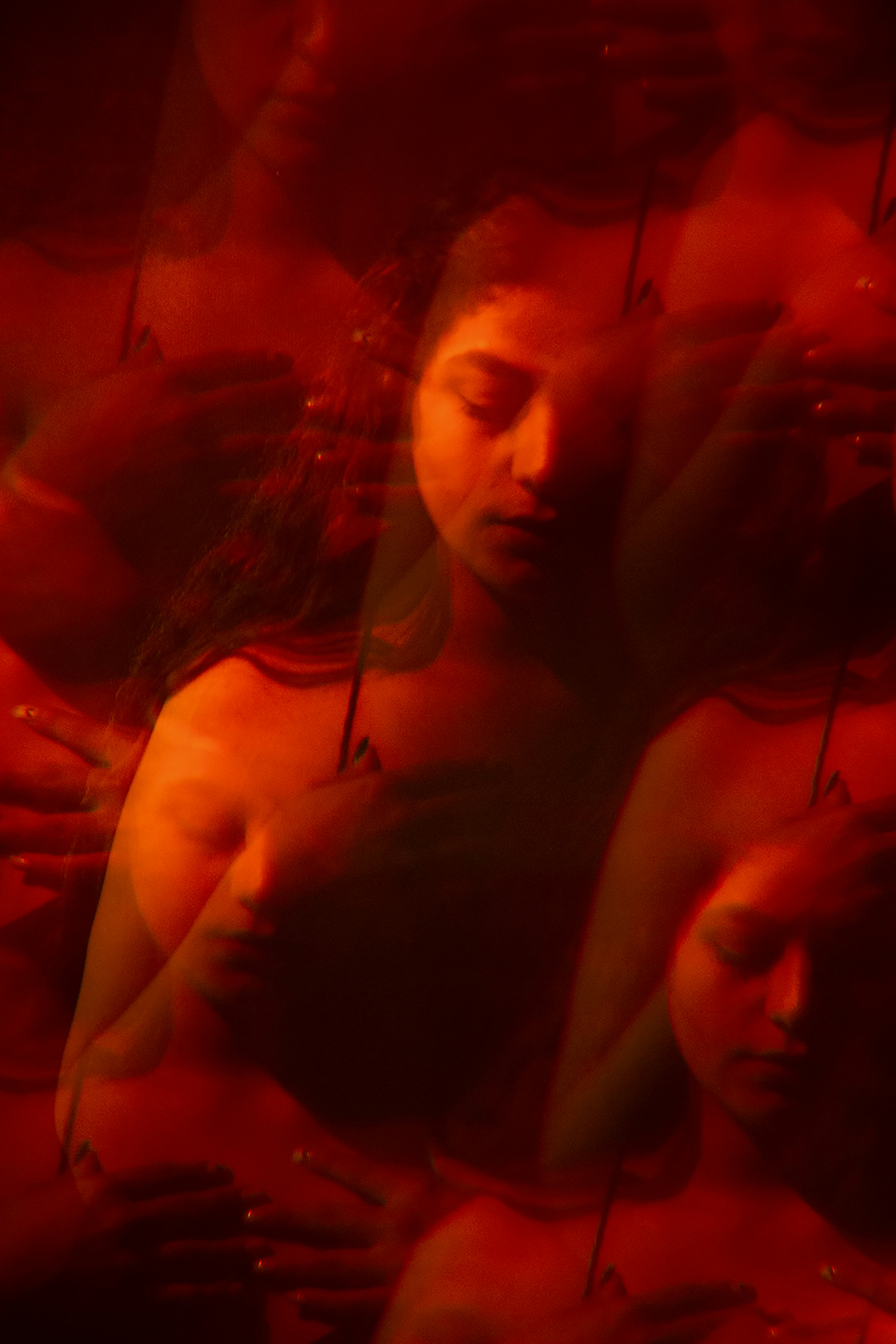Echoes in Red: A Multiplicity of Faces in Low Light