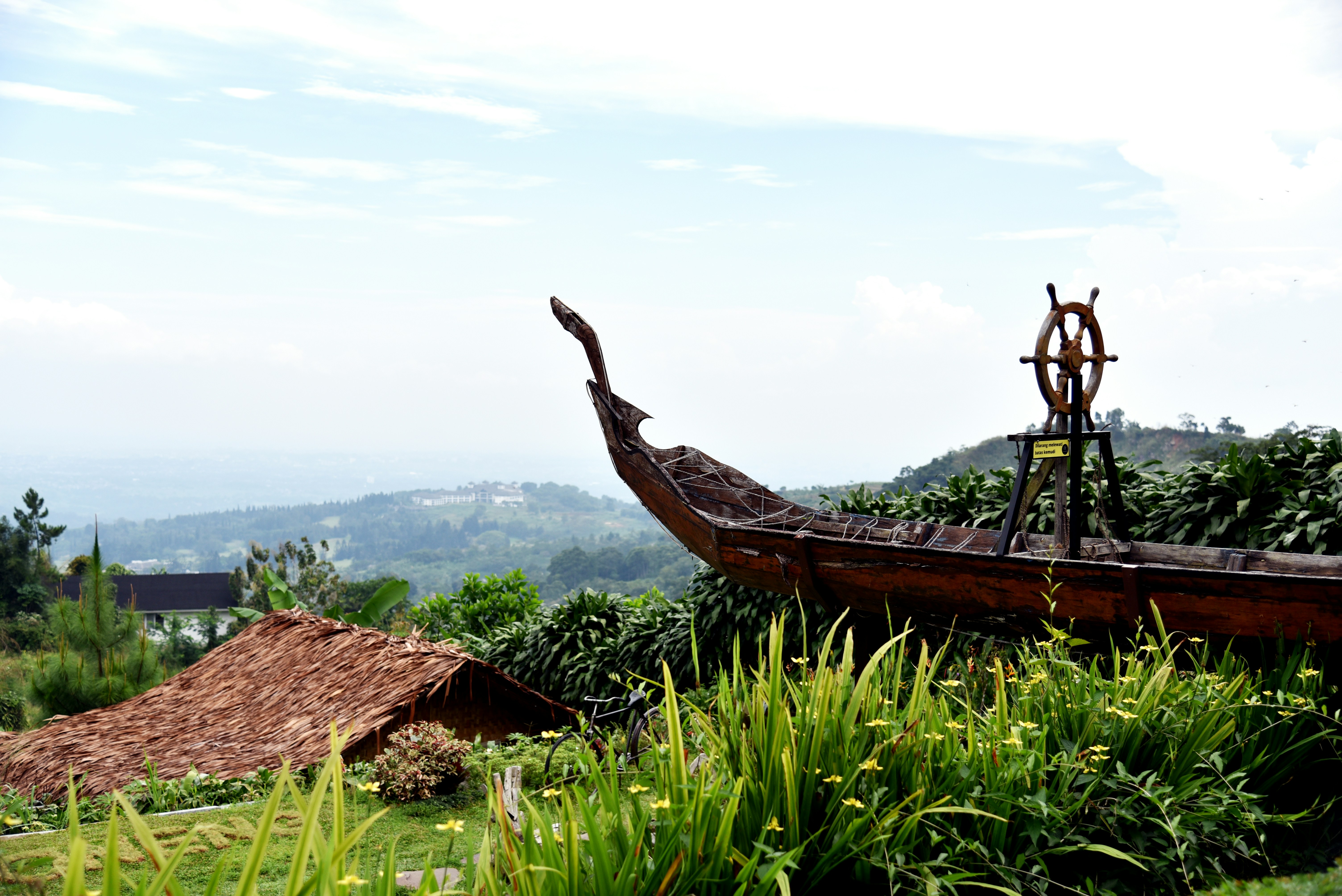 Voyage of the Wooden Vessel on a Terraced Horizon