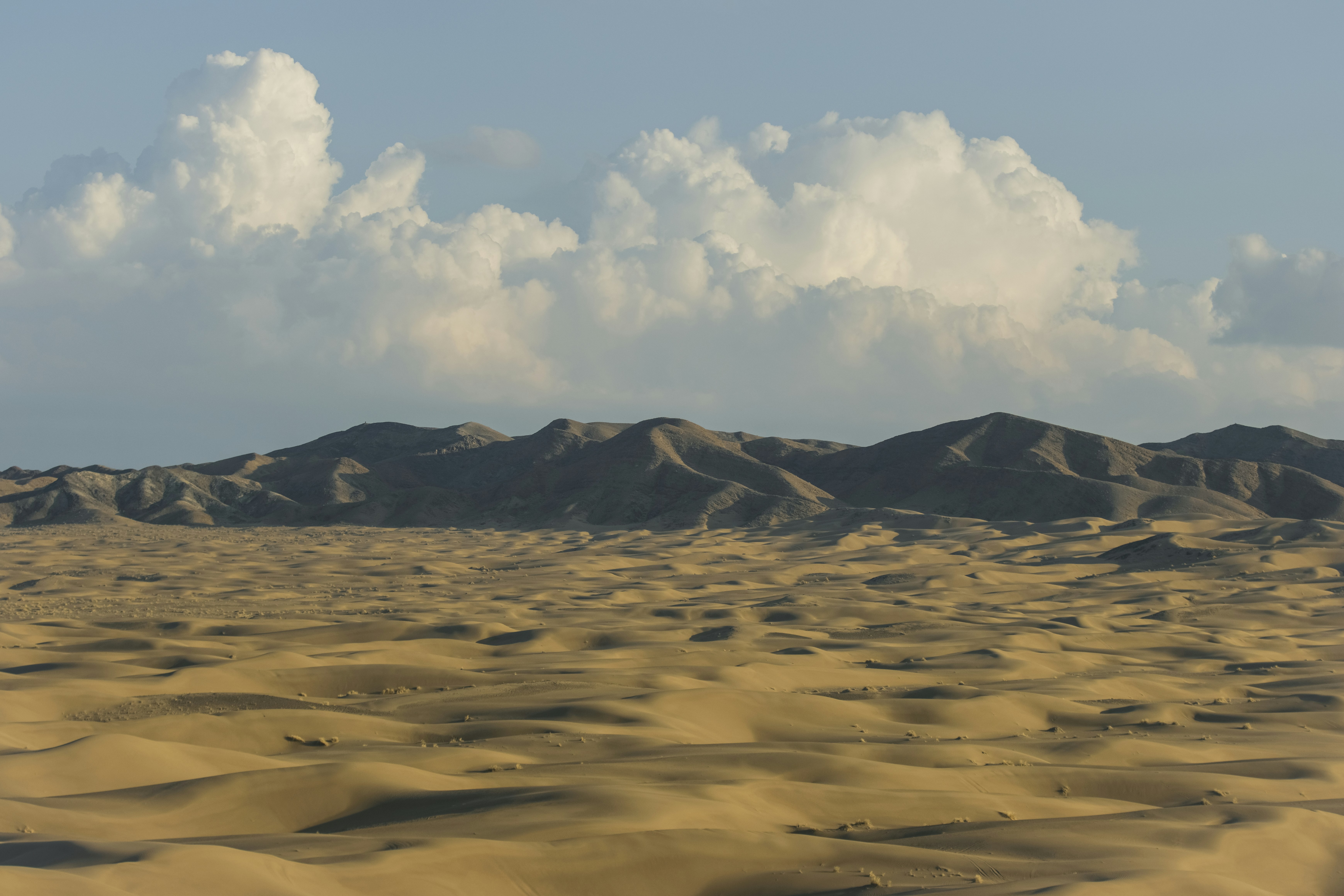 A [UNK] [UNK] of [UNK] [UNK] under a [UNK] sky photo – Free Desert ...