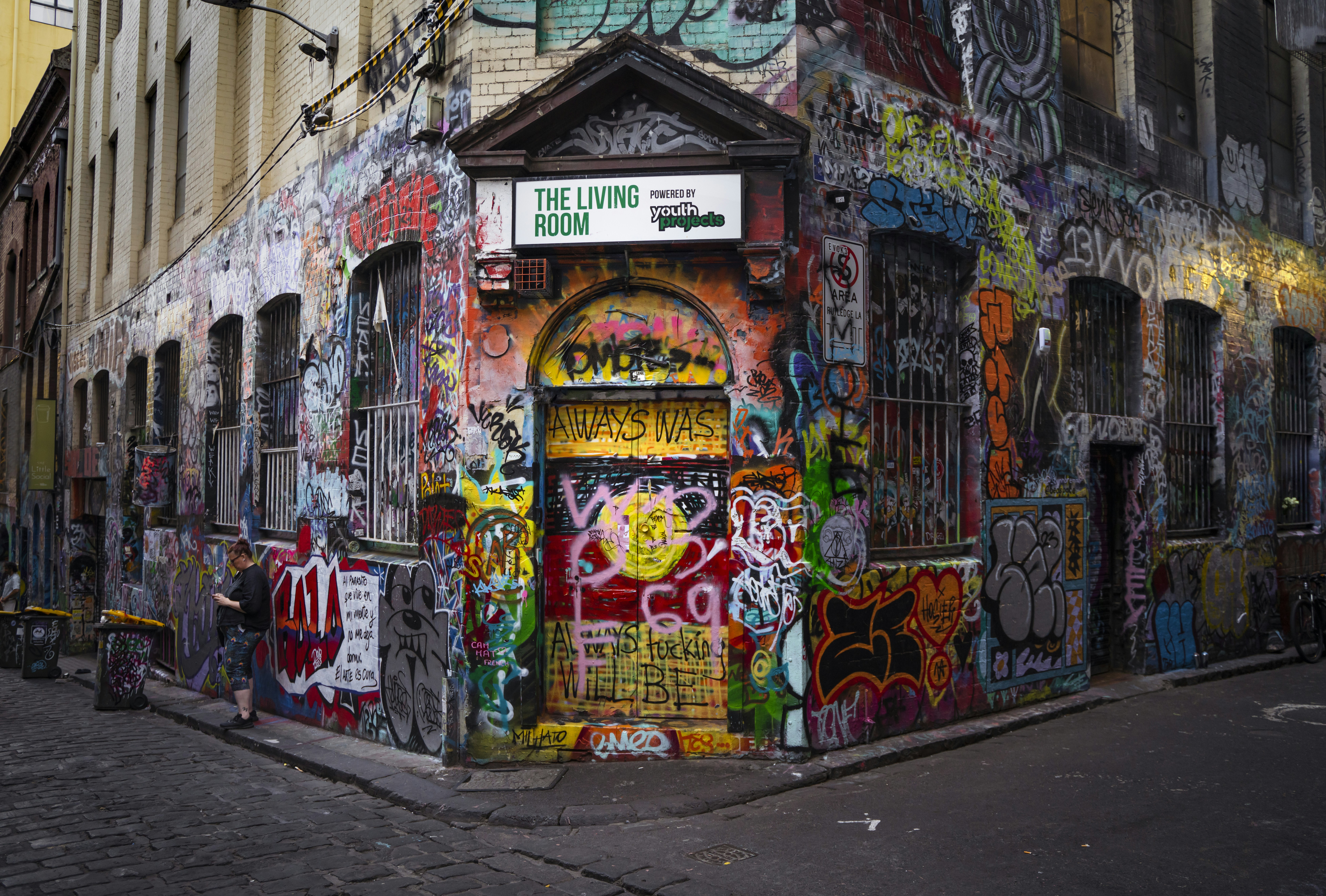 A building with a lot of graffiti all over it photo – Free Melbourne vic Image on Unsplash