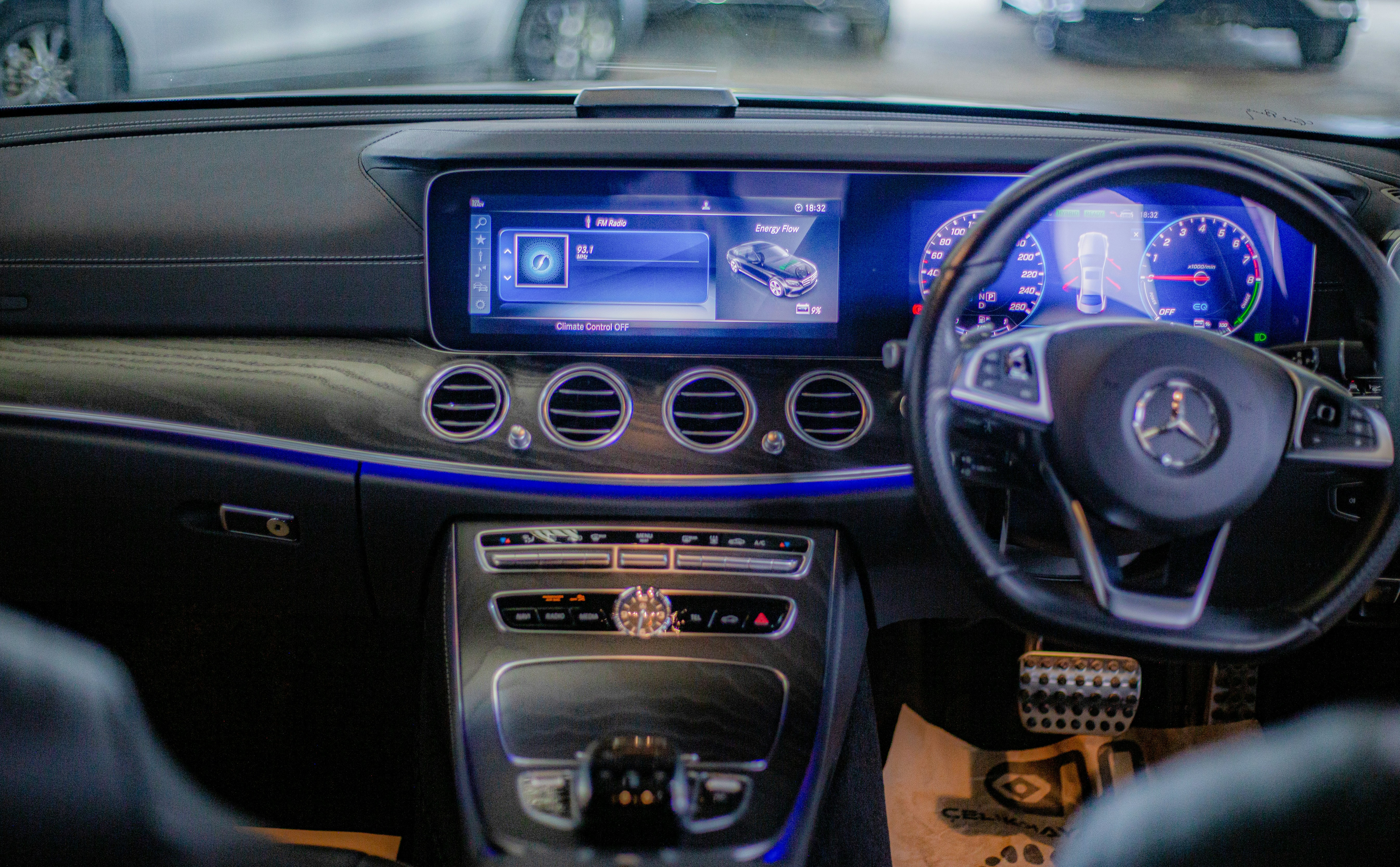 The dashboard of a mercedes benz benz benz benz benz benz benz benz ...