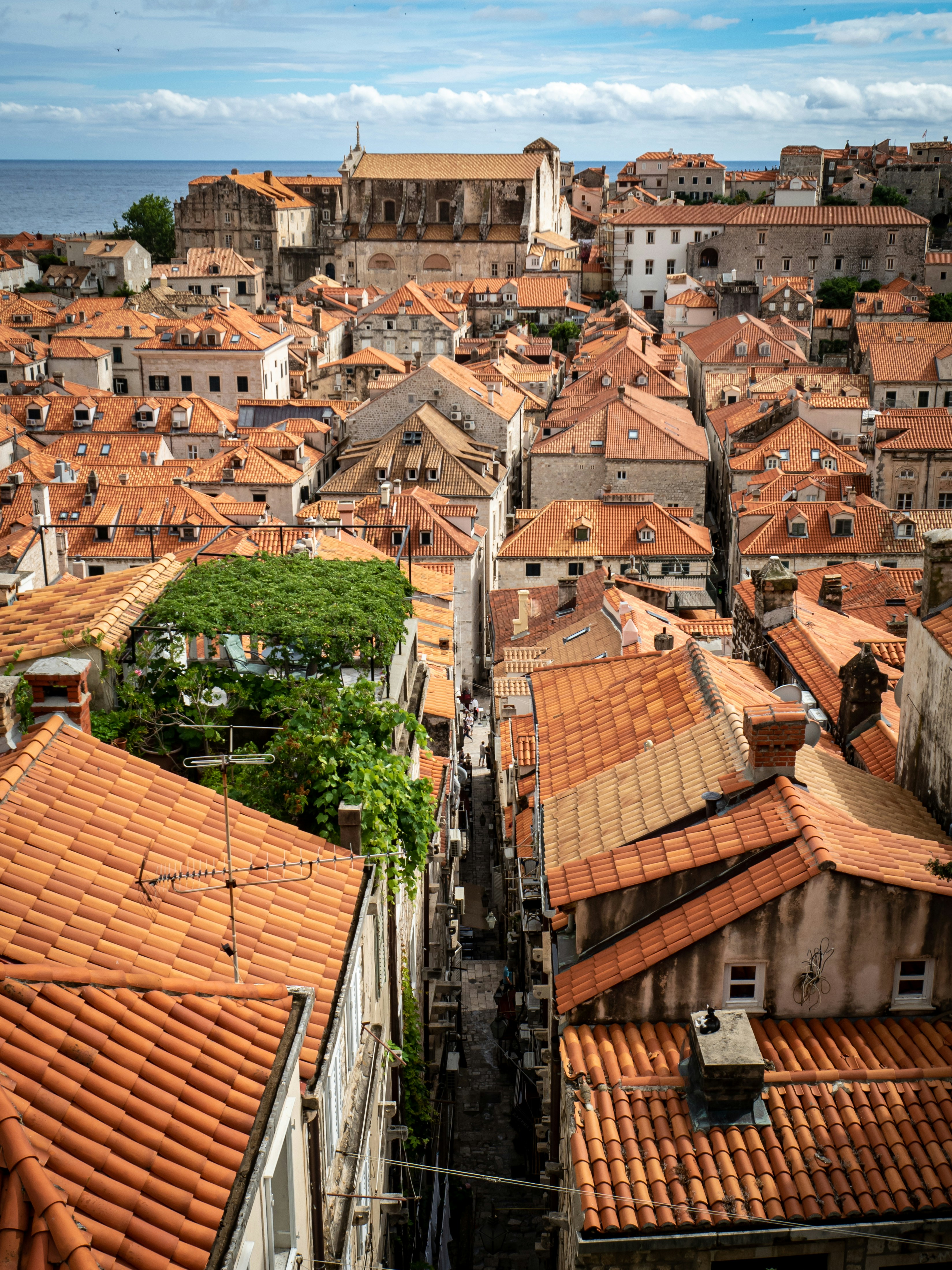 Une vue aérienne d’une ville aux toits de tuiles rouges photo – Photo Dubrovnik Gratuite sur ...