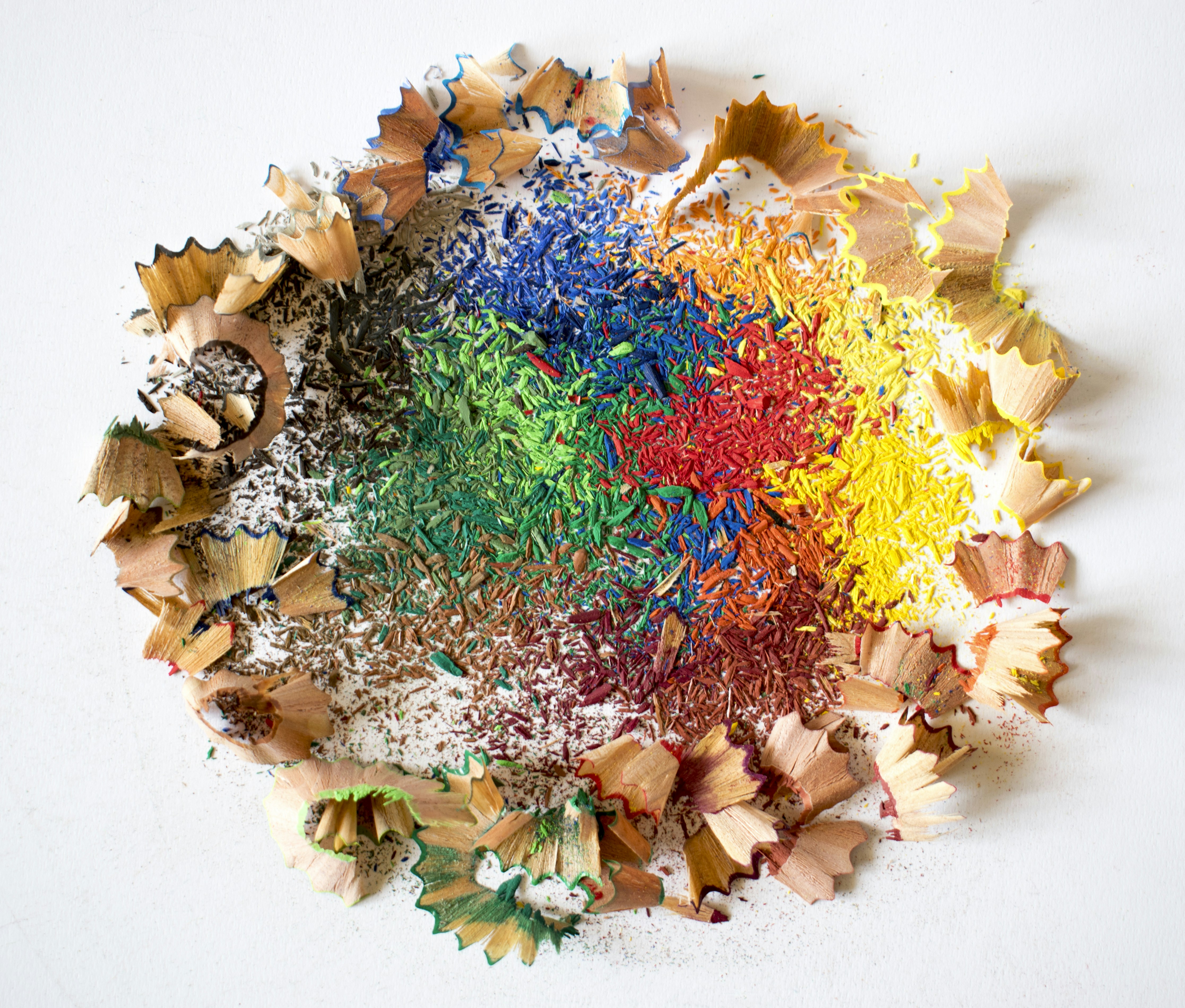 Chromatic Ring: Pencil Shavings Create a Color Wheel