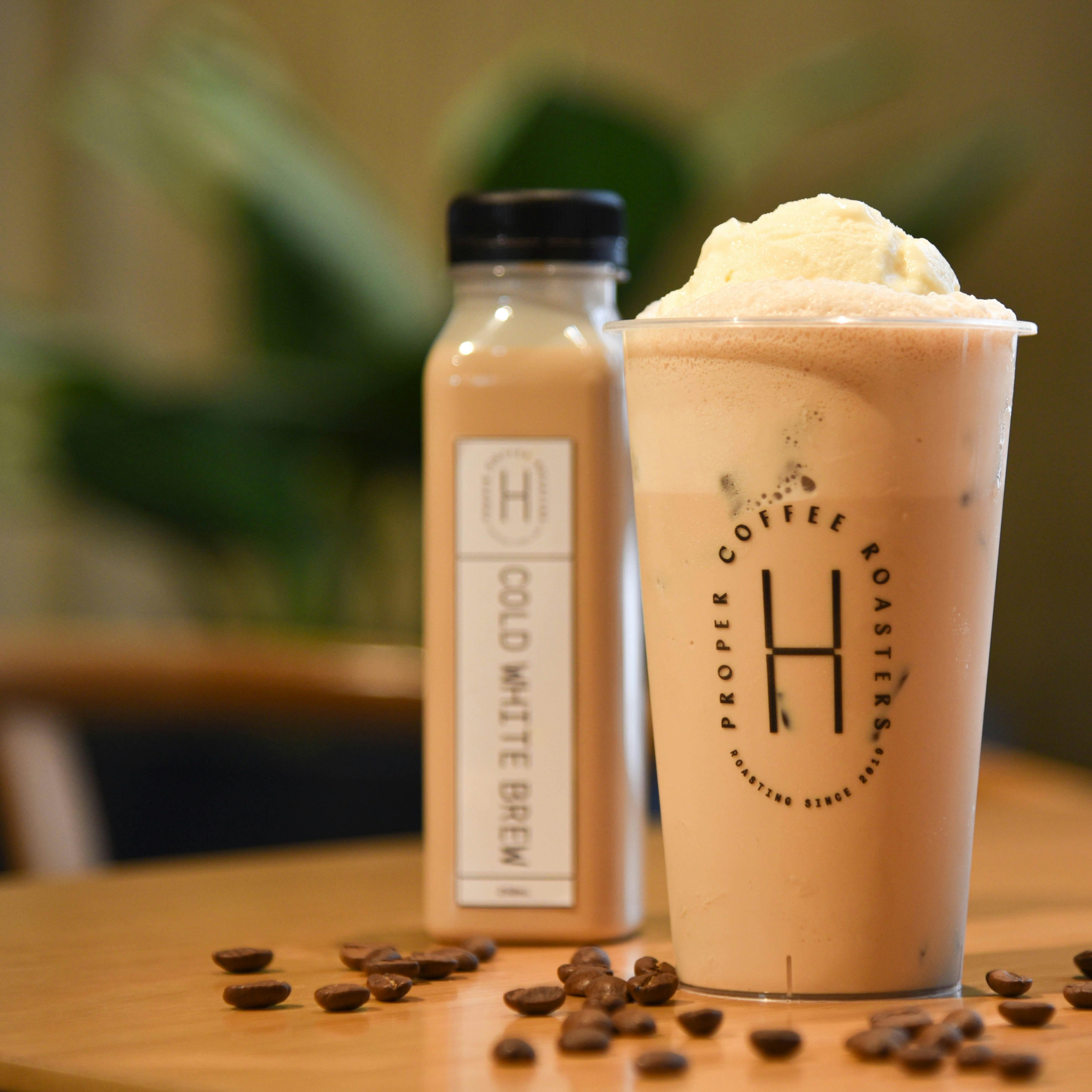 Foam Summit Over Cold Brew: A Quiet Bar-Top Moment
