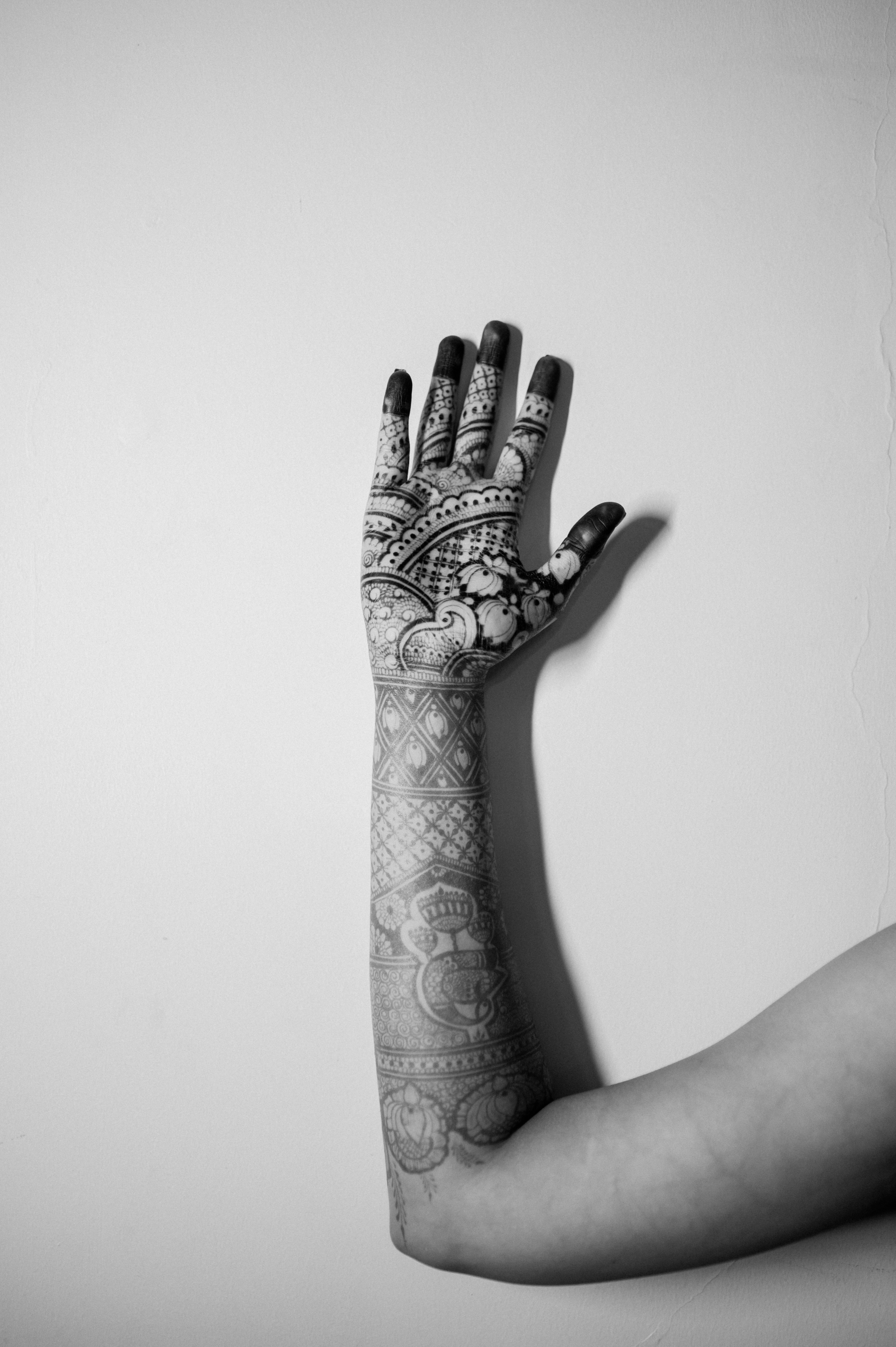 Elegance in Ink: A Monochrome Henna Showcase