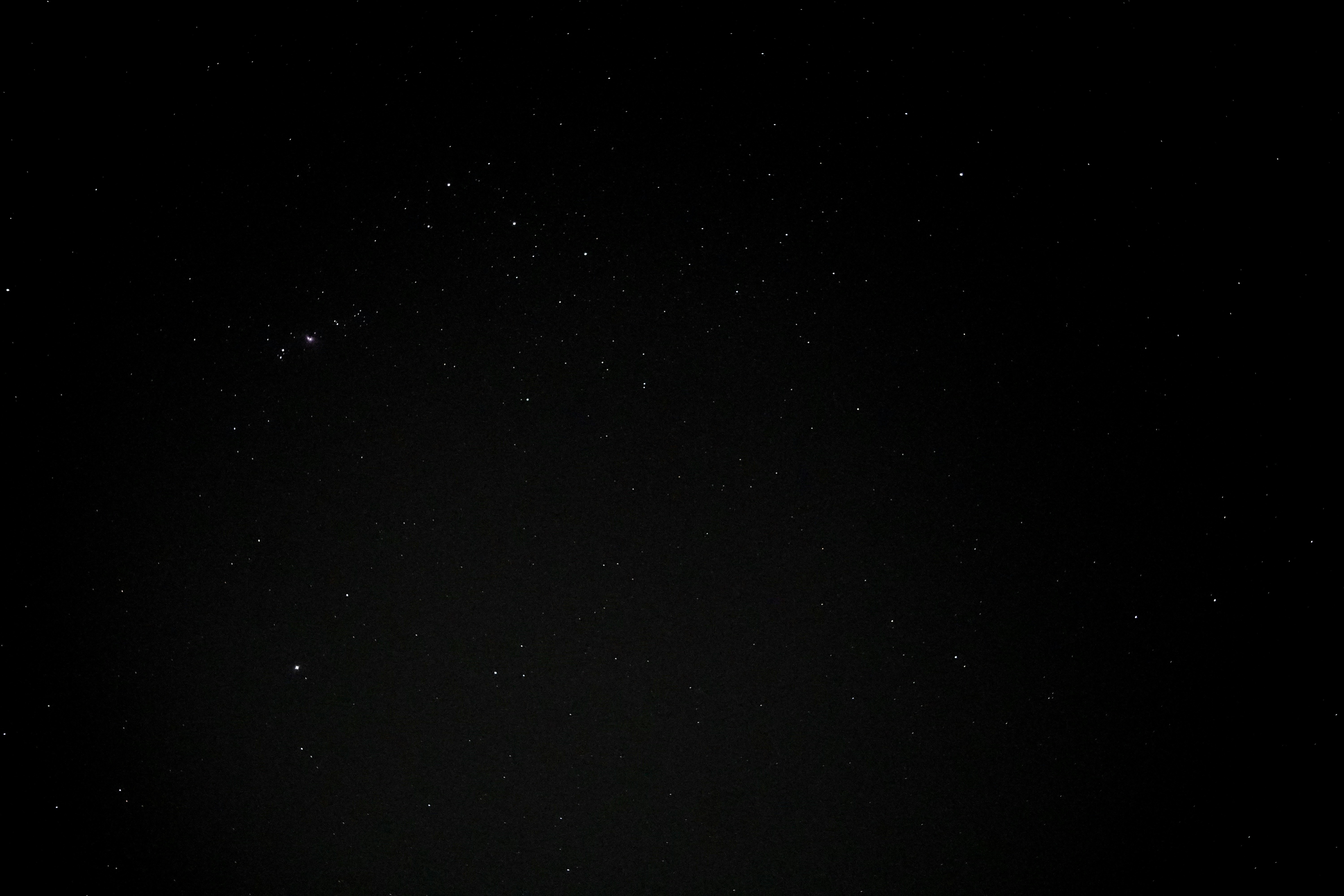 A dark sky with a few stars in it photo – Free México Image on Unsplash