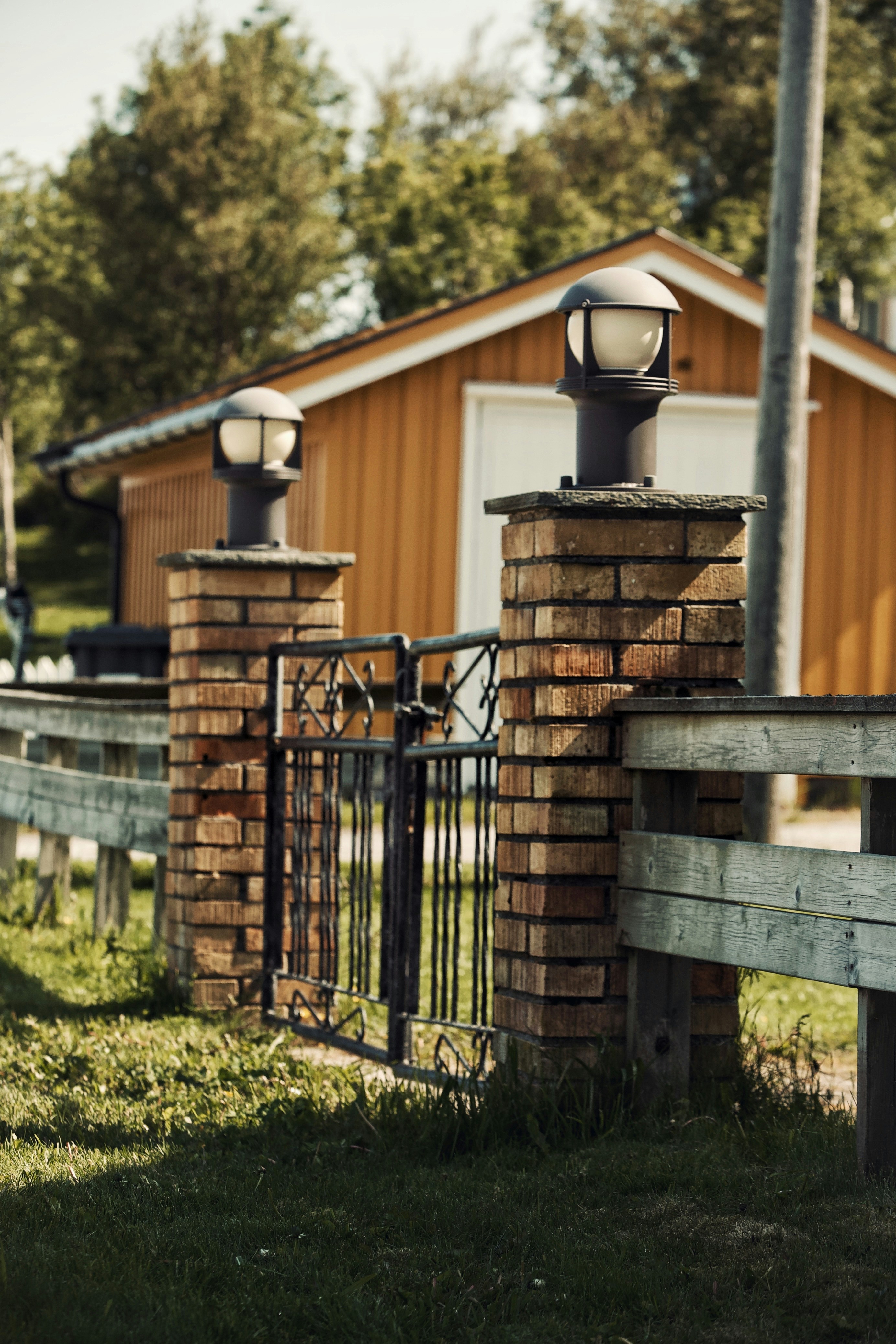 Fence Gate Pictures | Download Free Images on Unsplash