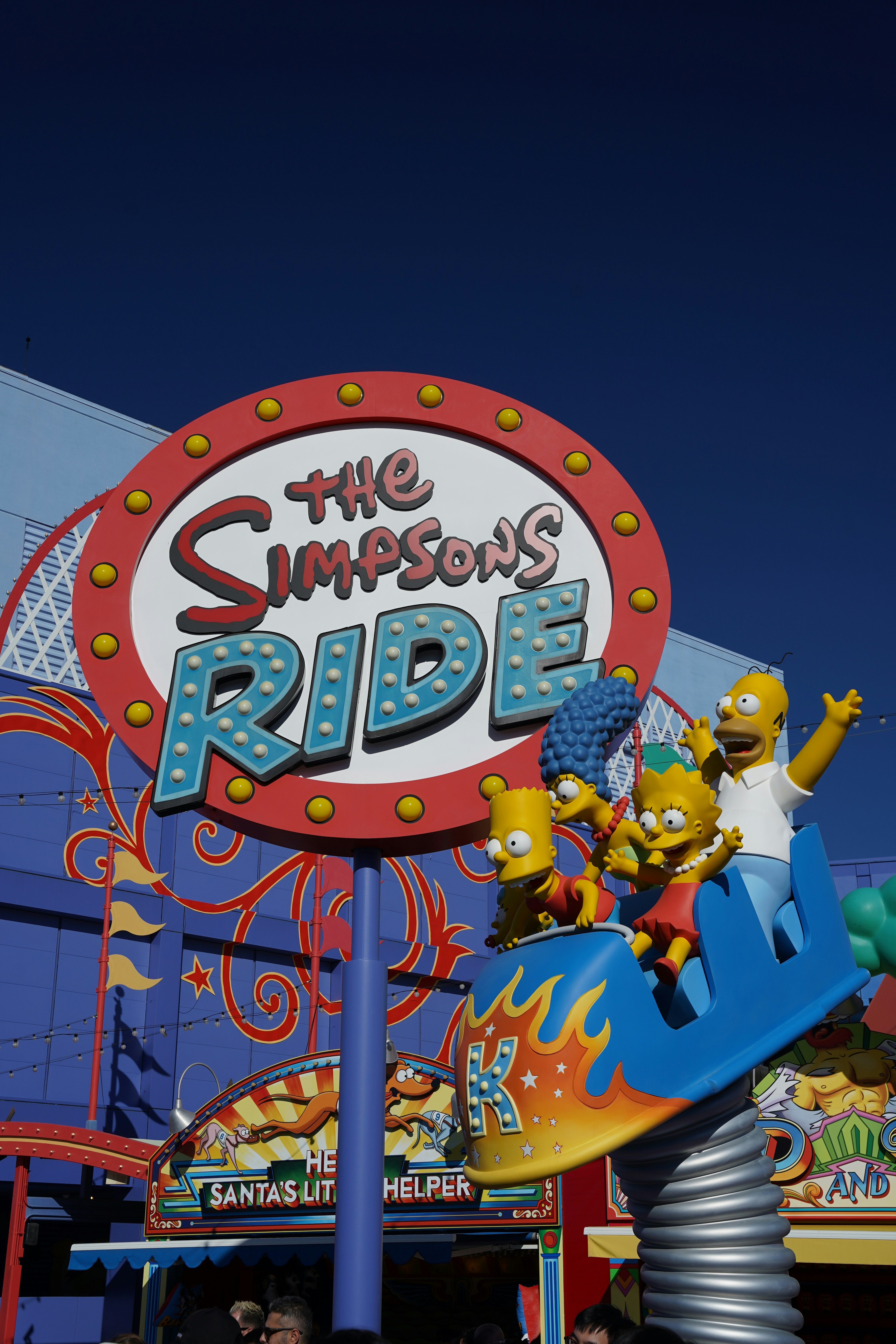 The simpsons ride at a theme park photo – Free Face Image on Unsplash