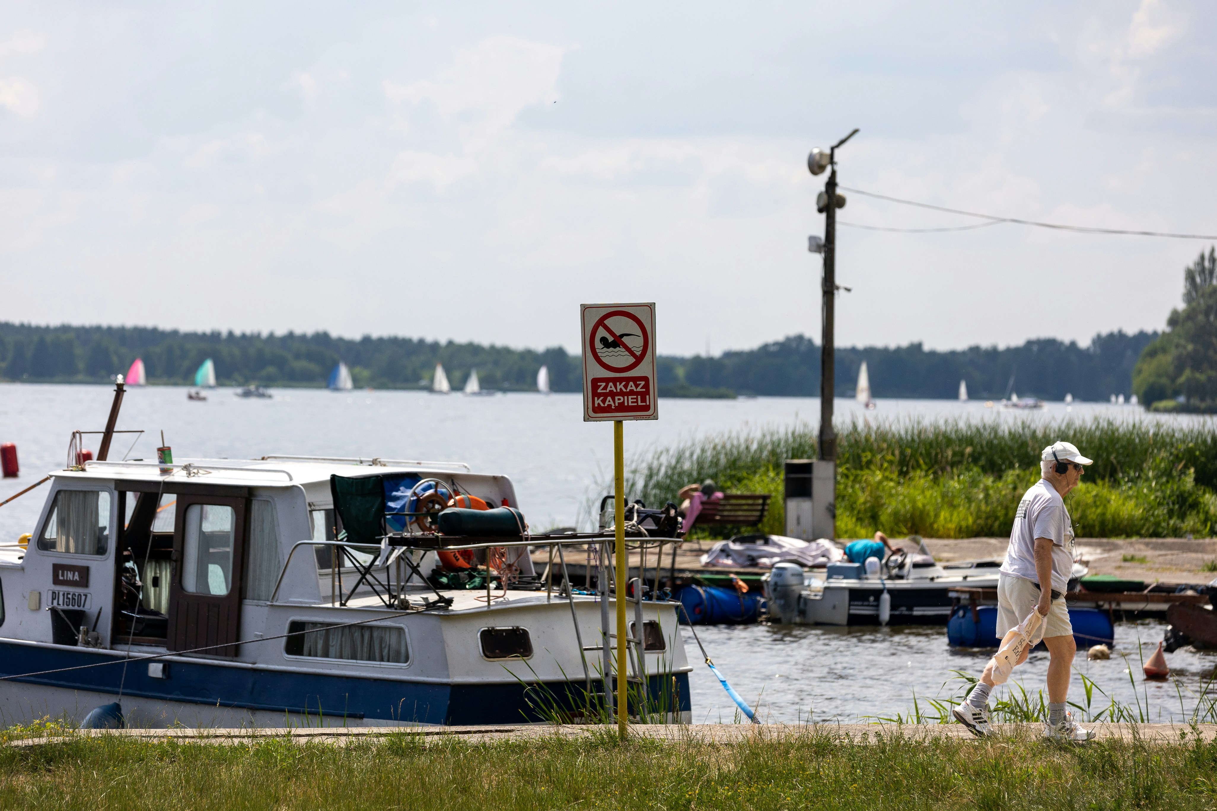 Photo by Mateusz Suski with Canon EOS R6