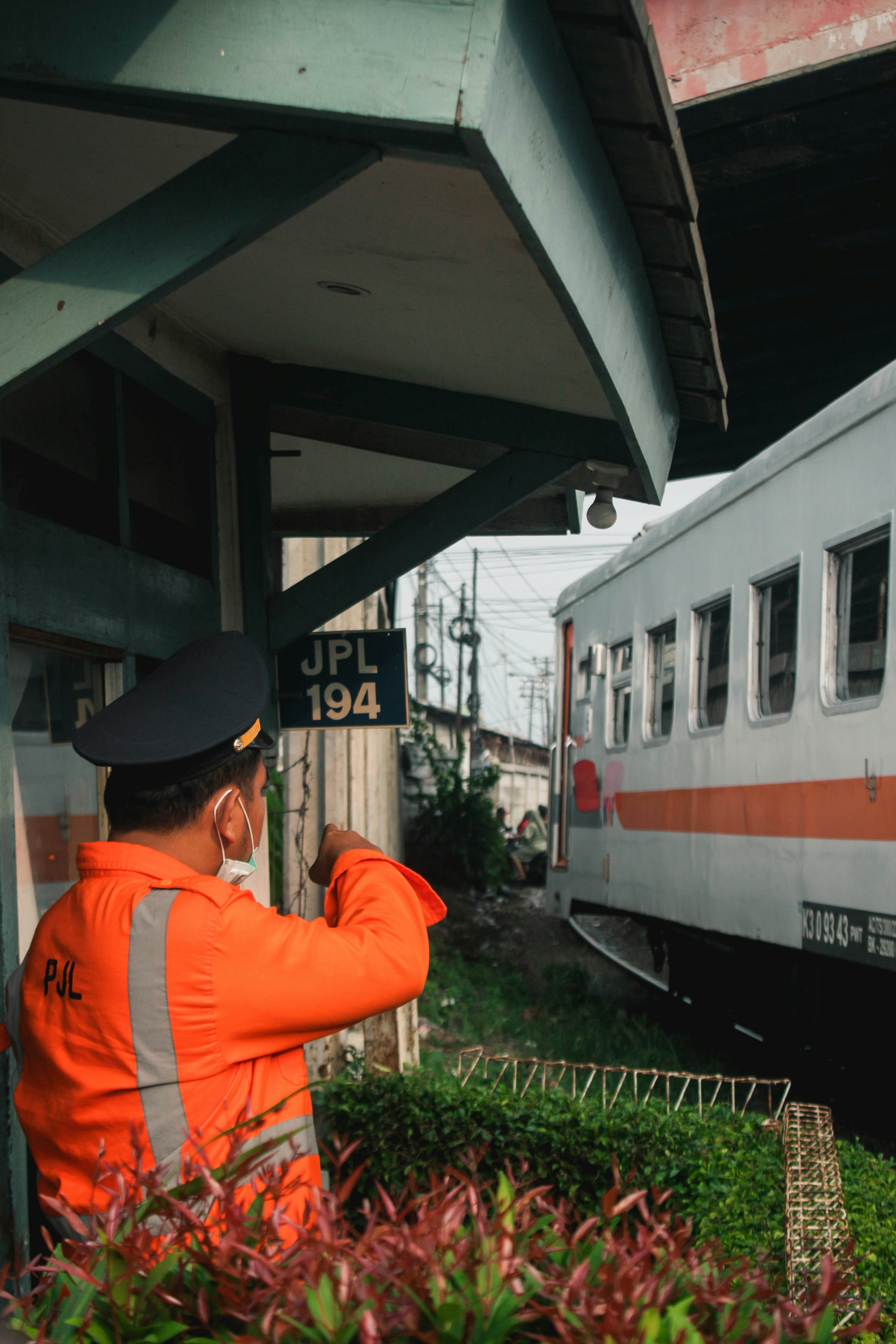 Train Conductor Pictures | Download Free Images on Unsplash