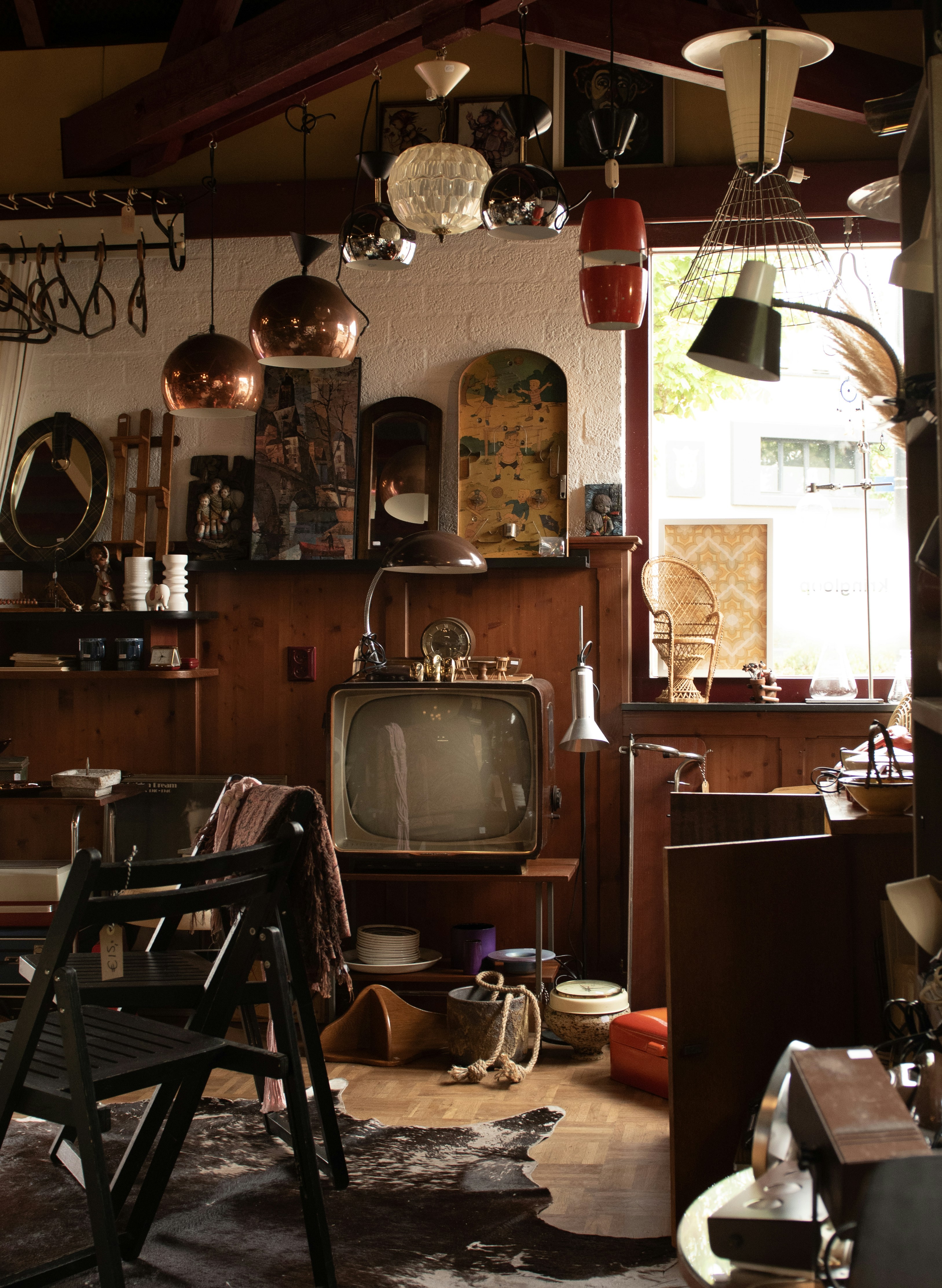 A room filled with lots of clutter and a tv photo – Free Lobith Image ...