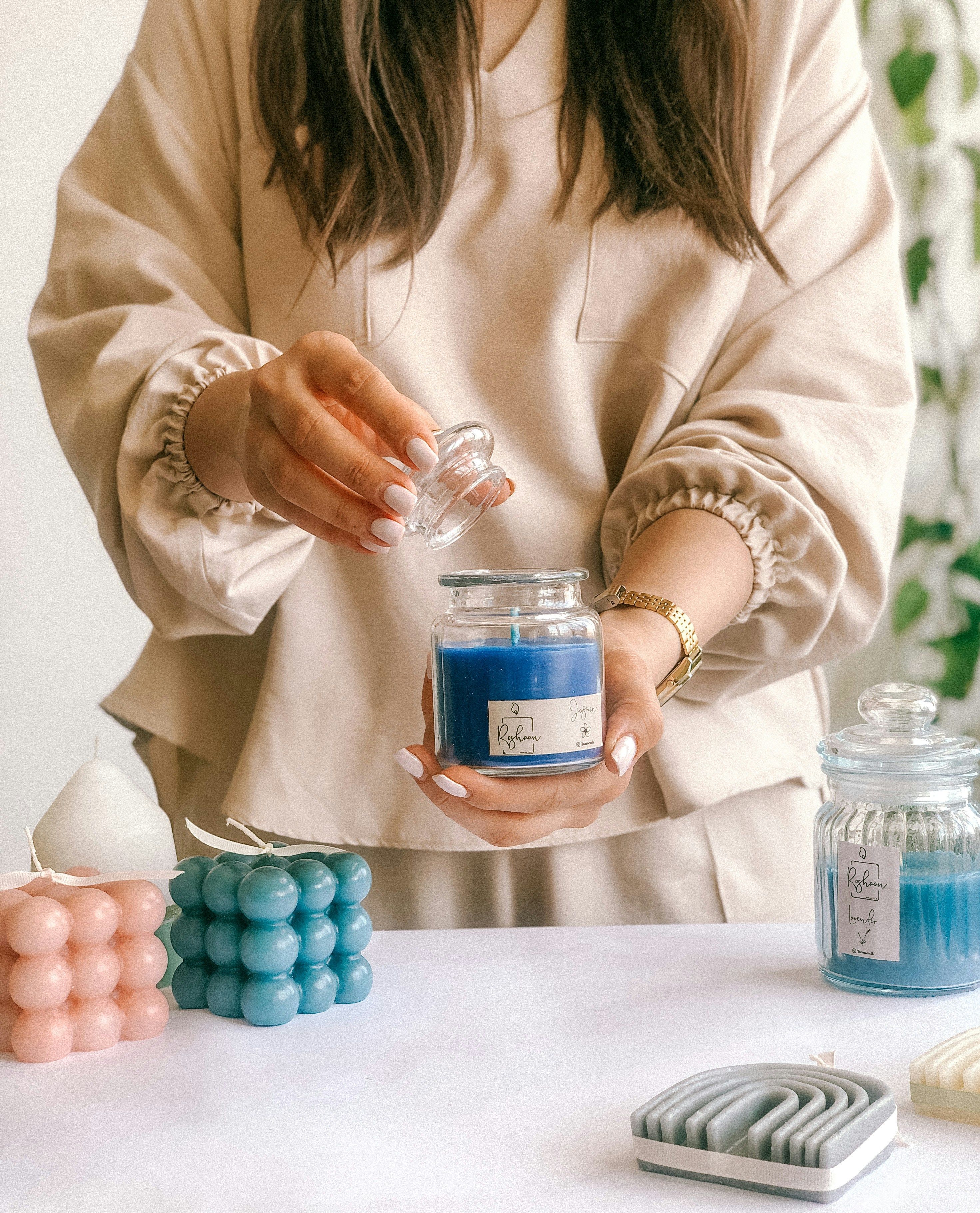 Candle-Cerise: A Cozy Craft Session with Blue Candles