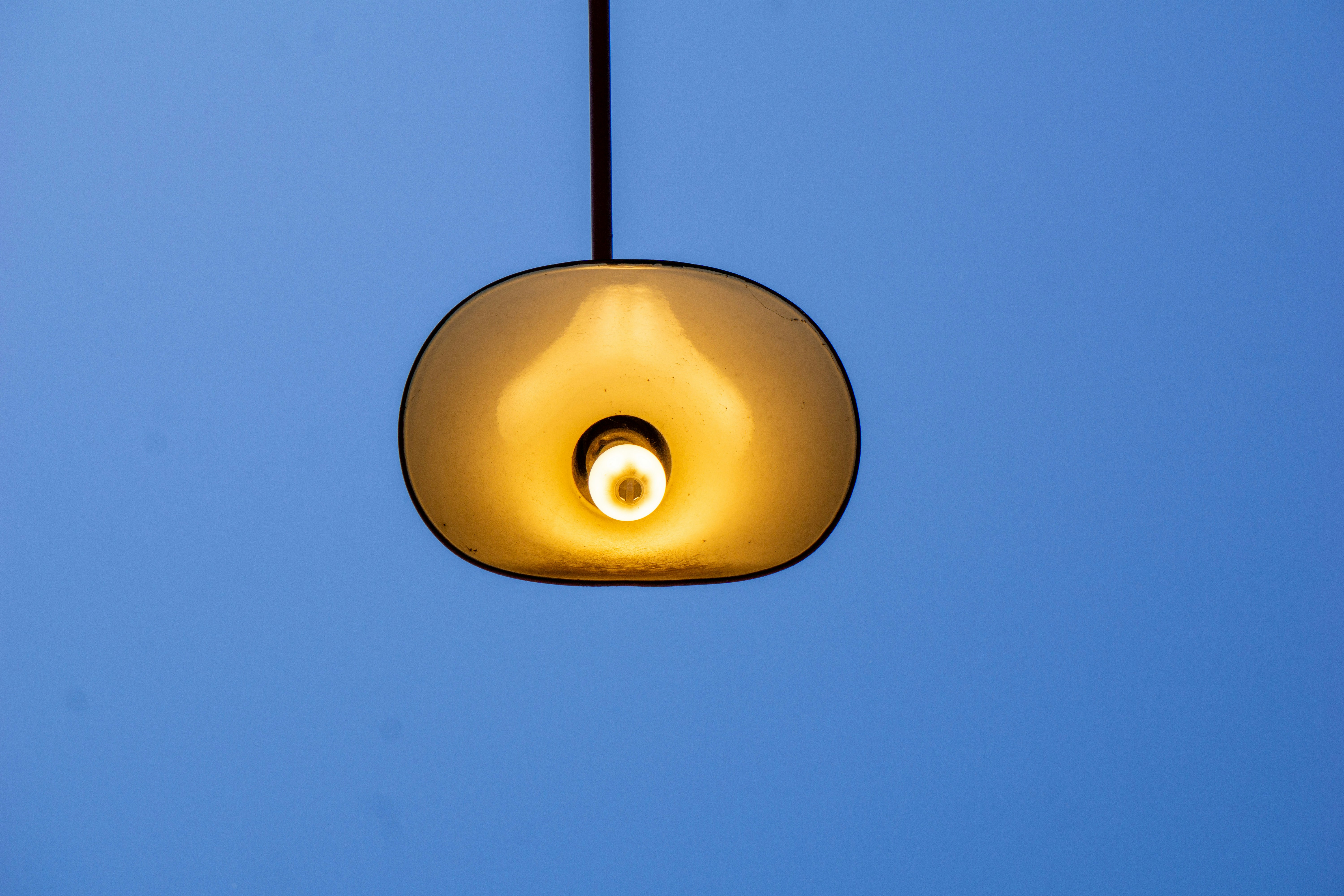Blue Sky, Warm Capsule: A Pendant Lamp in Focus