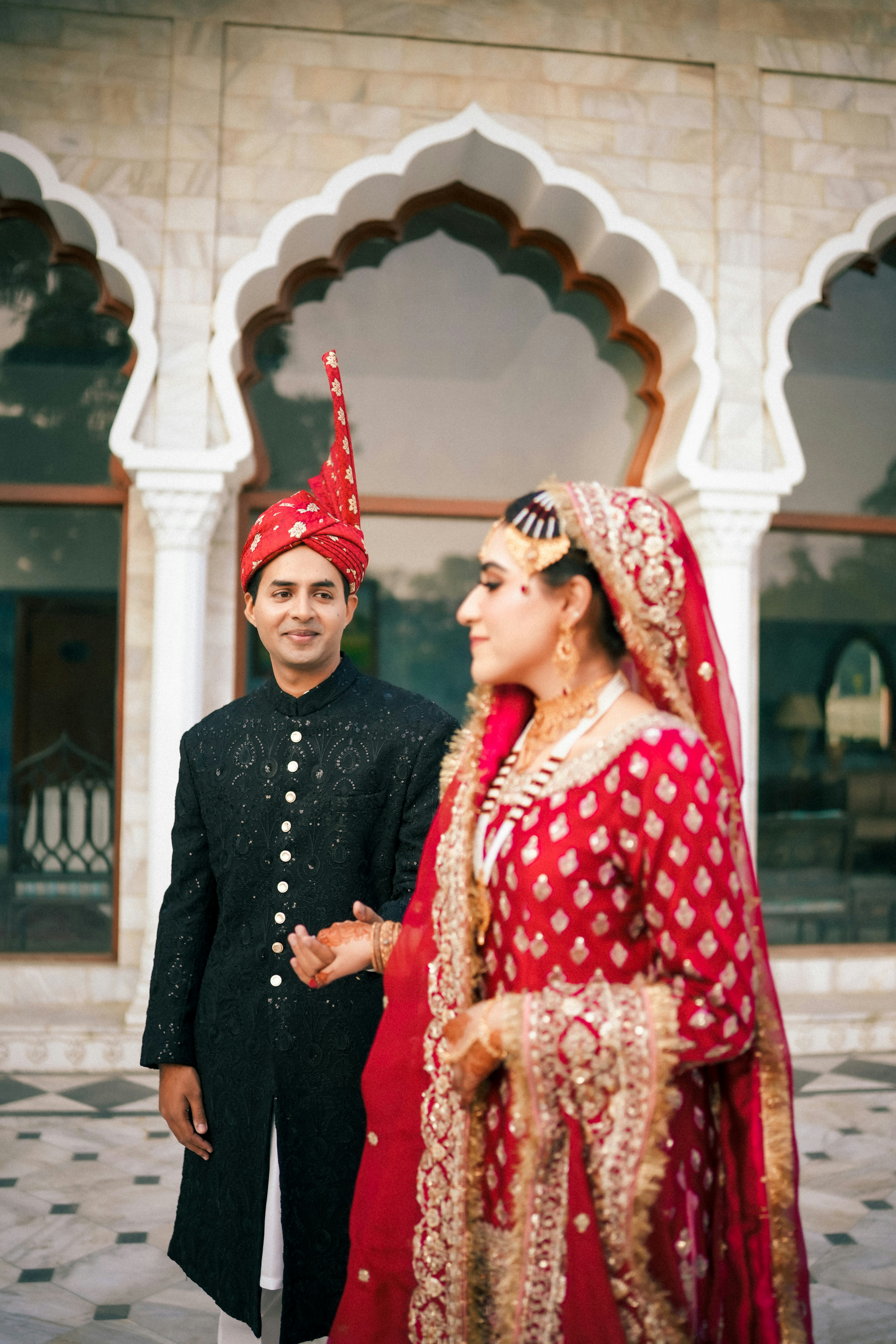 A man and woman dressed in traditional indian garb photo – Free Shahrah ...