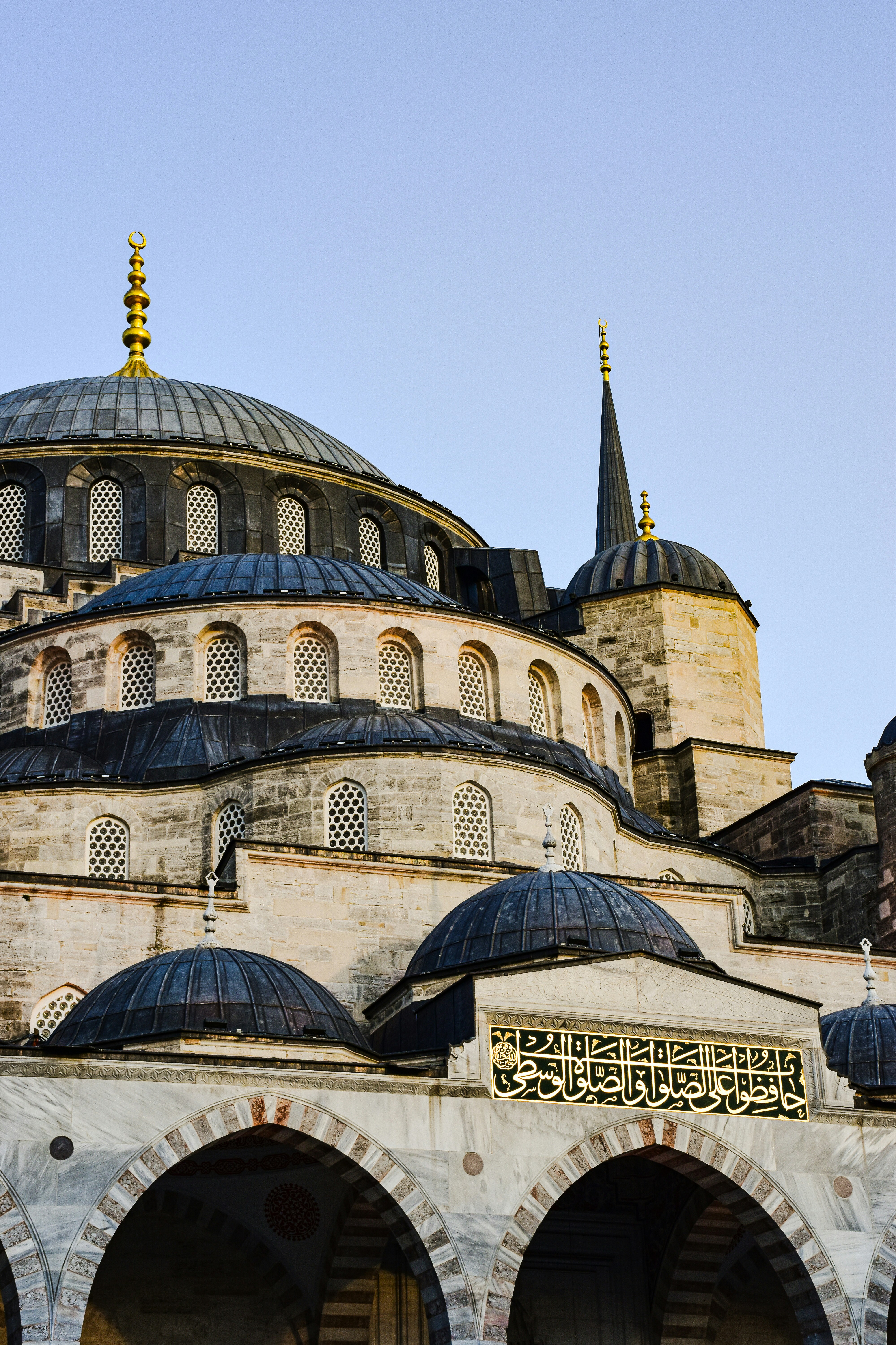 A large building with many domes on top of it photo – Free İstanbul ...