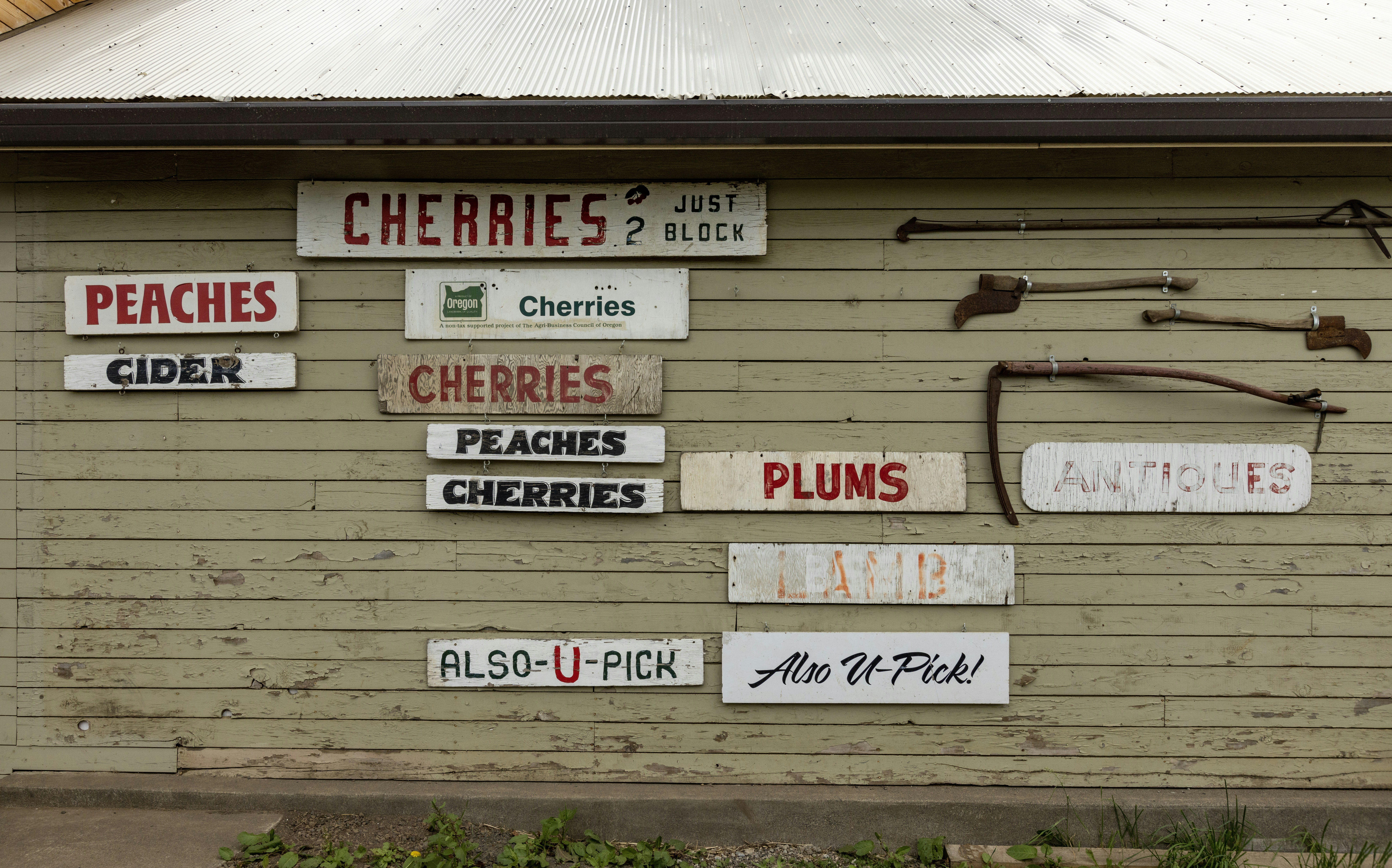 In the heart of the "Fruit Loop" around Mt Hood, Oregon checking out the stores and country farms...and finding gems.