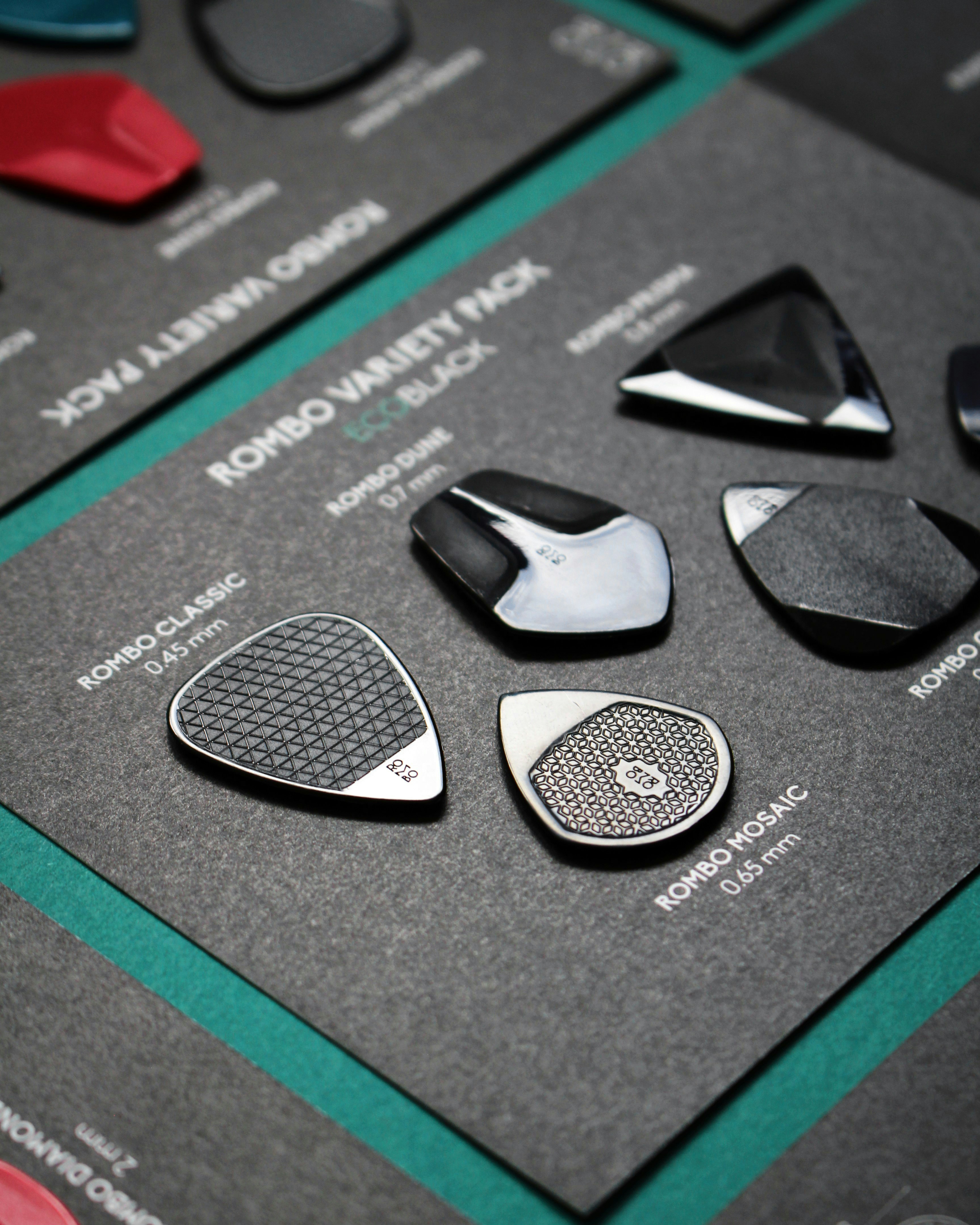 A close up of many different types of golf wedges photo – Free Guitar ...