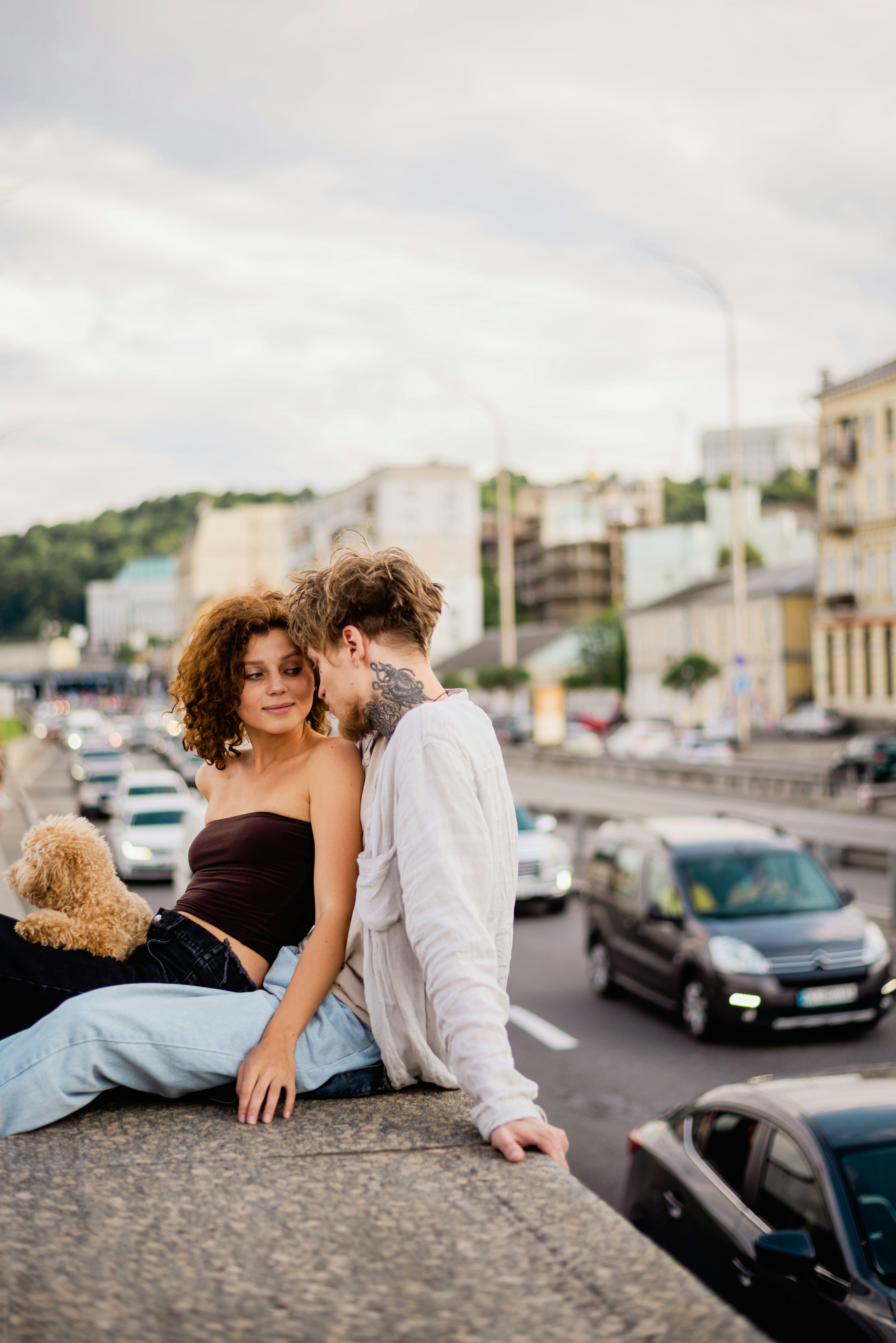 City Edge Moment: A Quiet Pause Above the Hustle