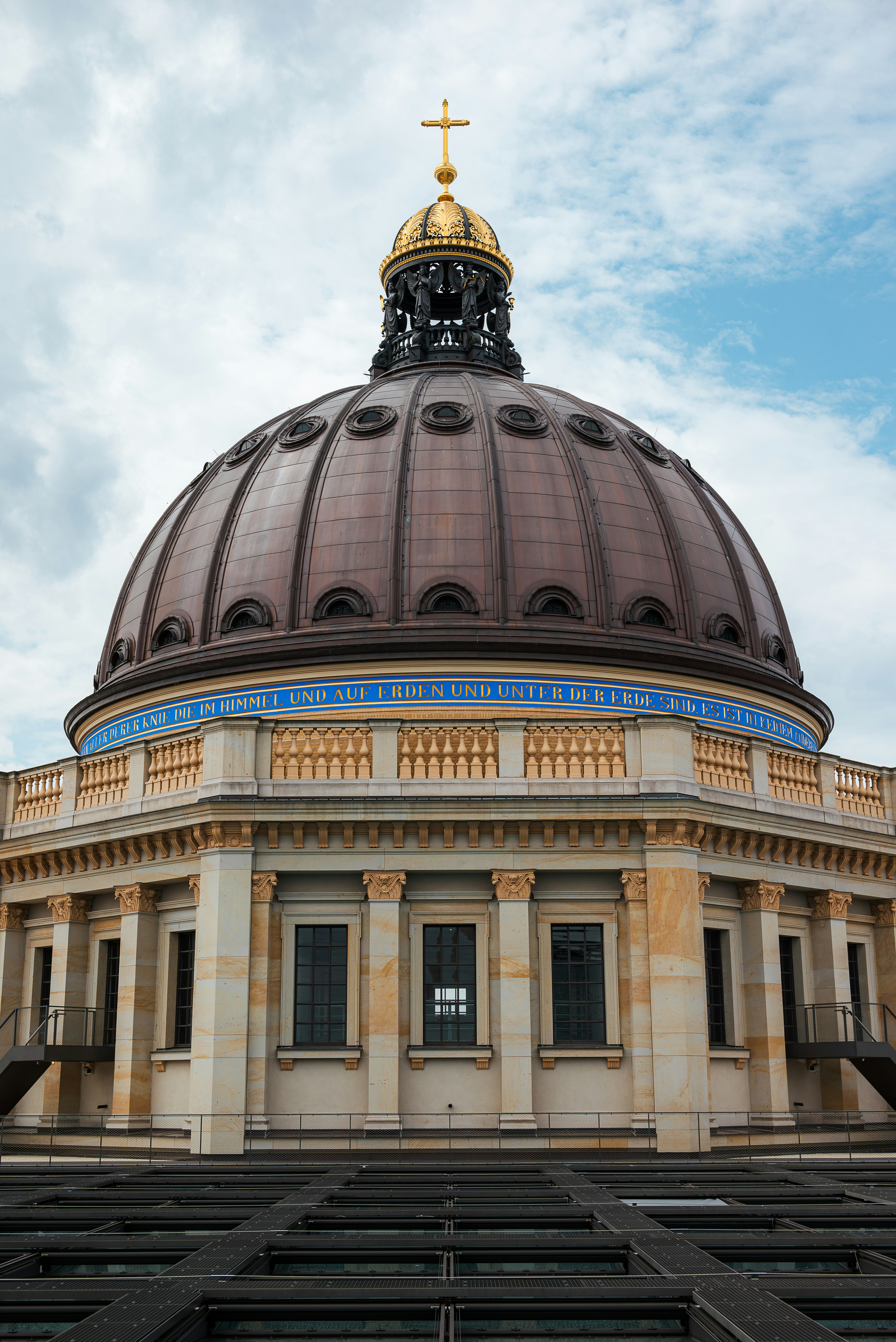Crown of the Dome: A Neoclassical Rotunda Reaching Skyward