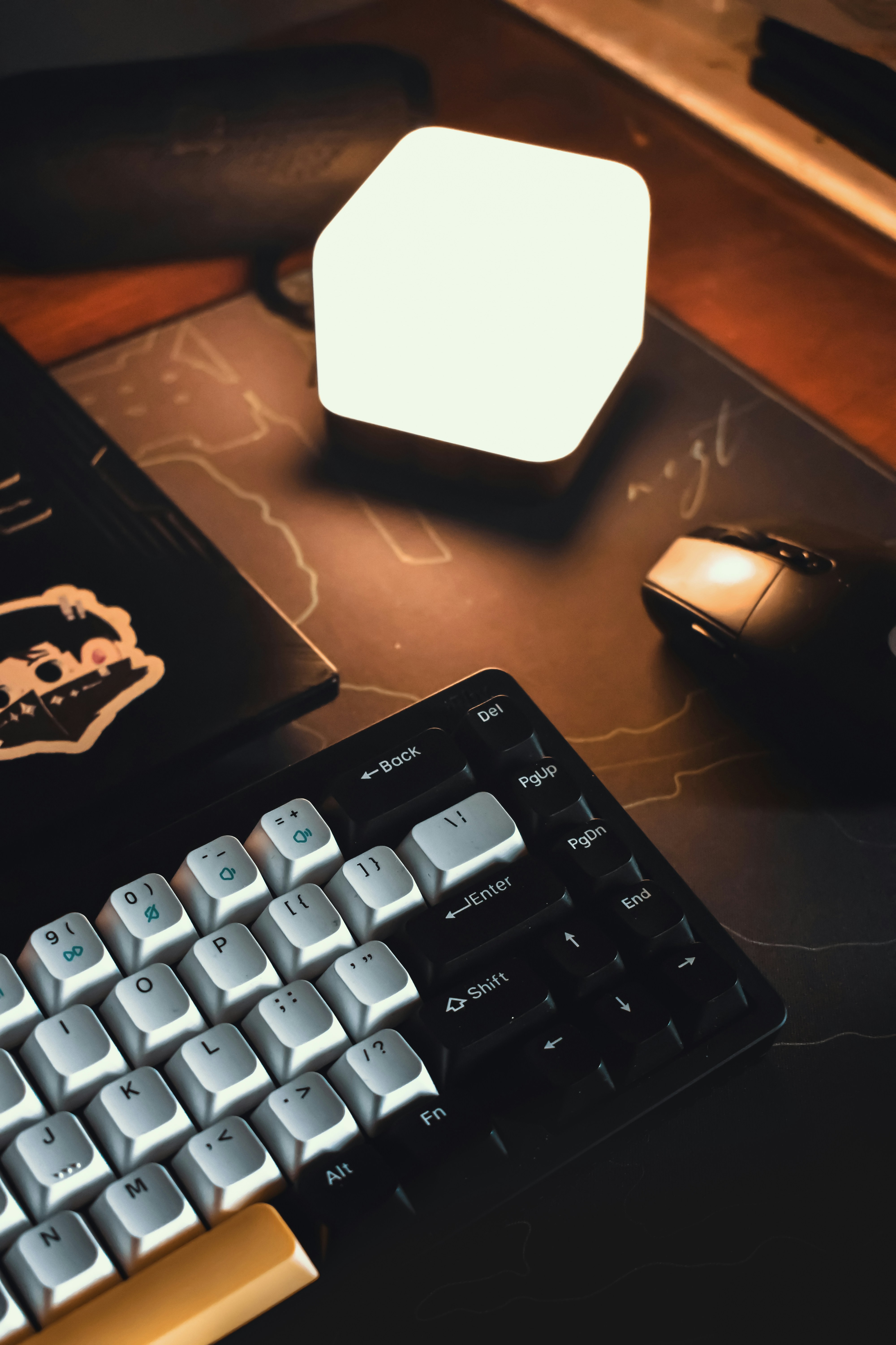 A computer keyboard and mouse on a desk photo – Free Gaming setup Image ...