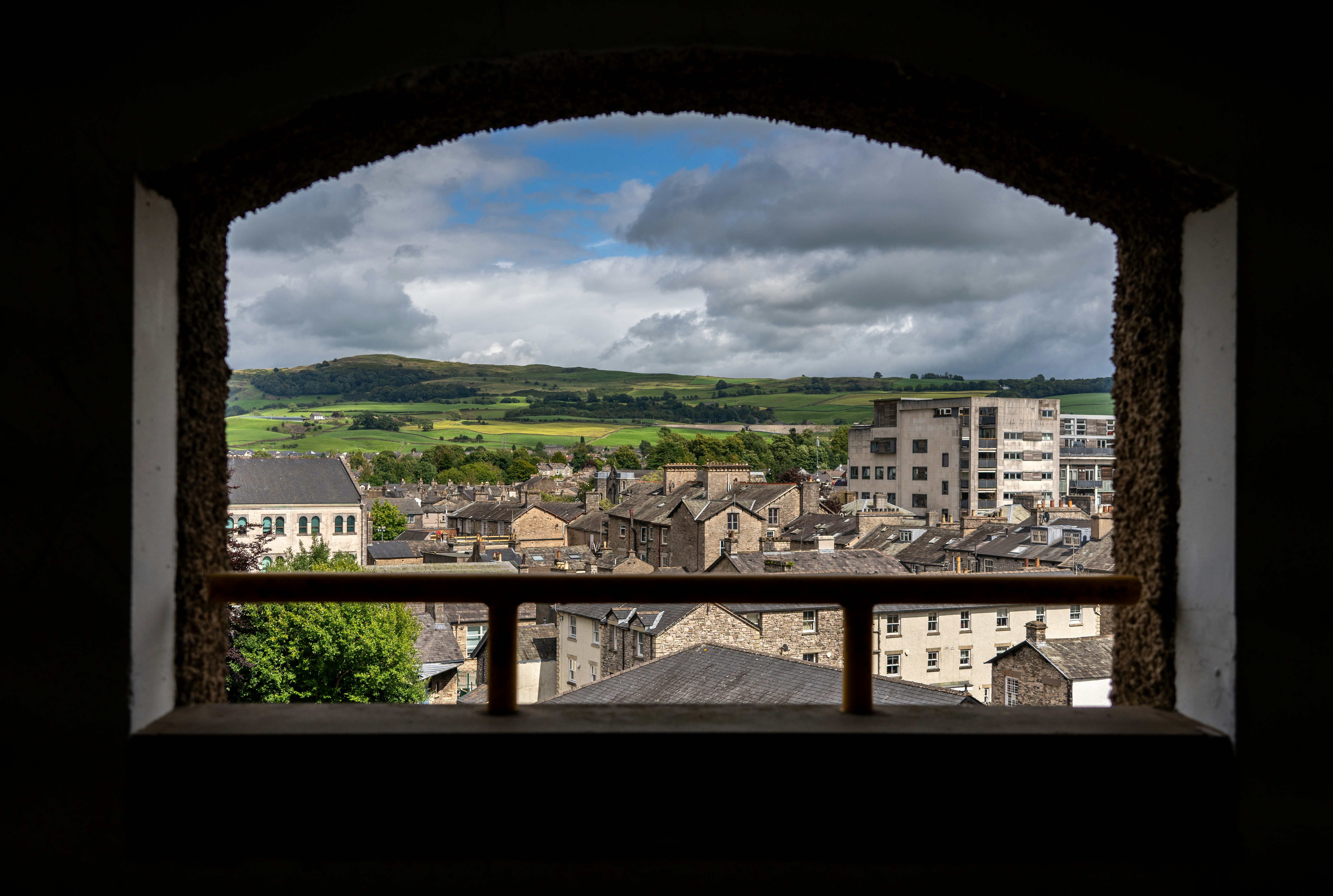 A view of a city from a window photo – Free Kendal Image on Unsplash