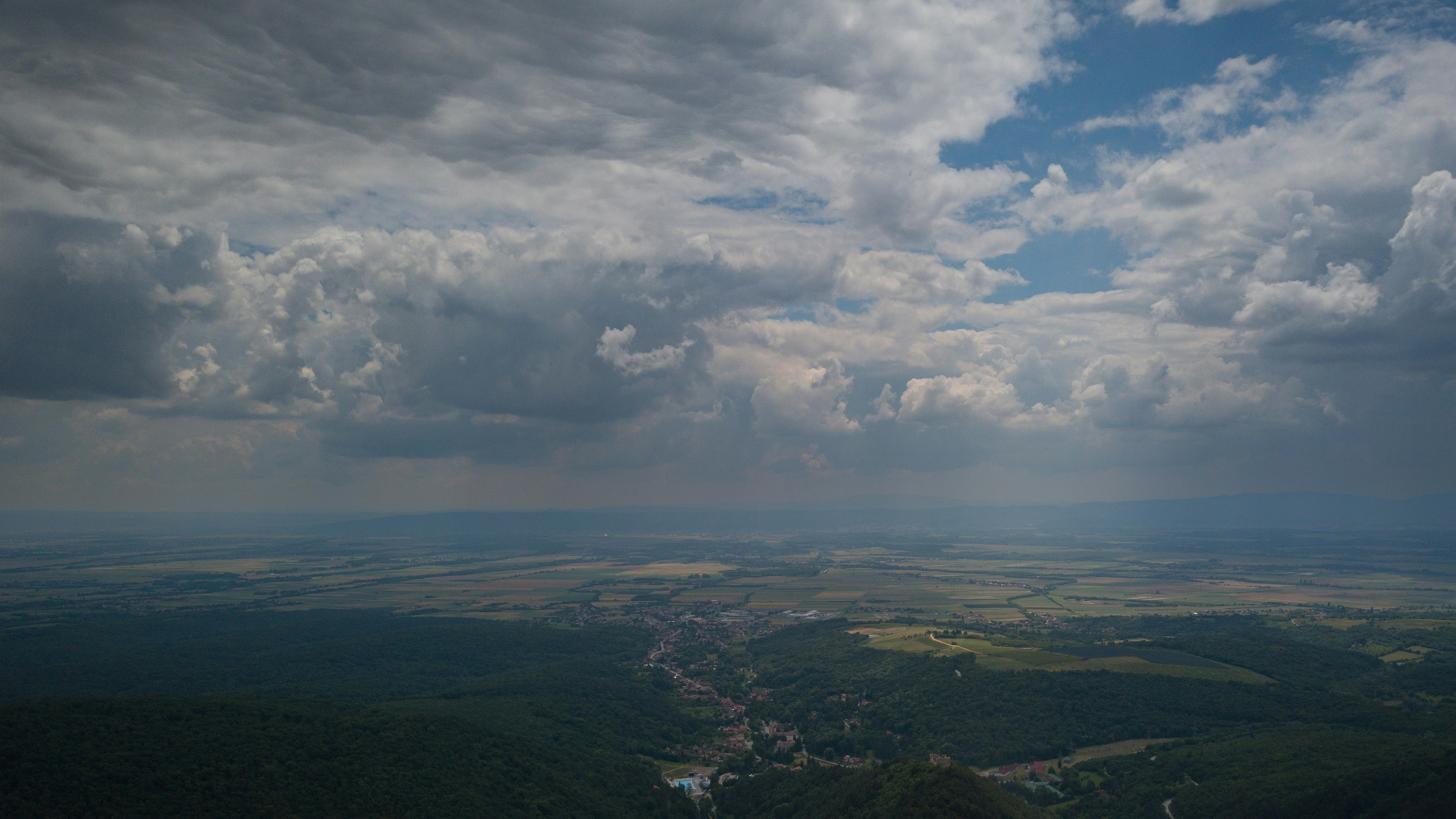 A view of a valley from a high point of view photo – Free Park prirode ...