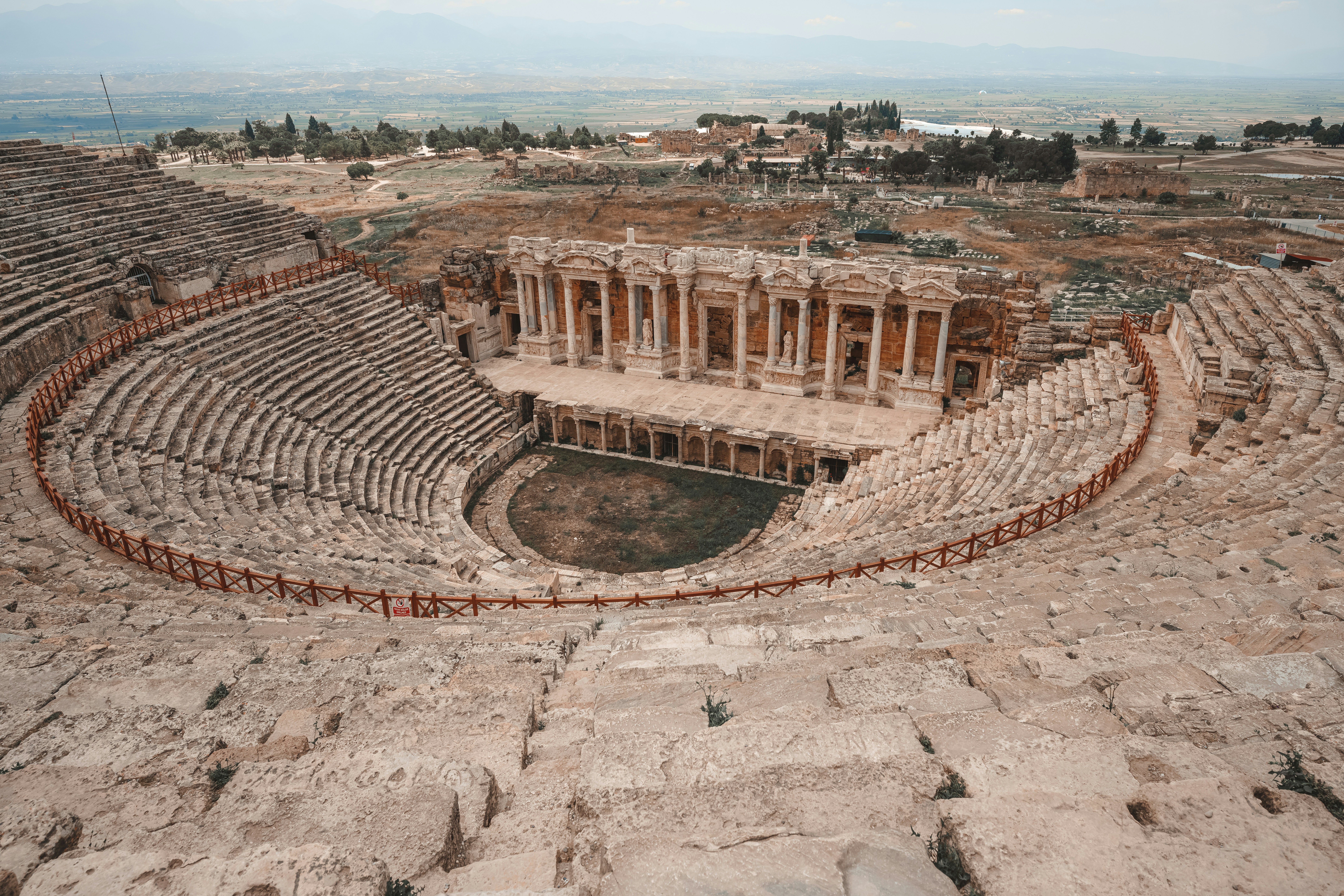 An aerial view of a roman amphit photo – Free Turquia Image on Unsplash
