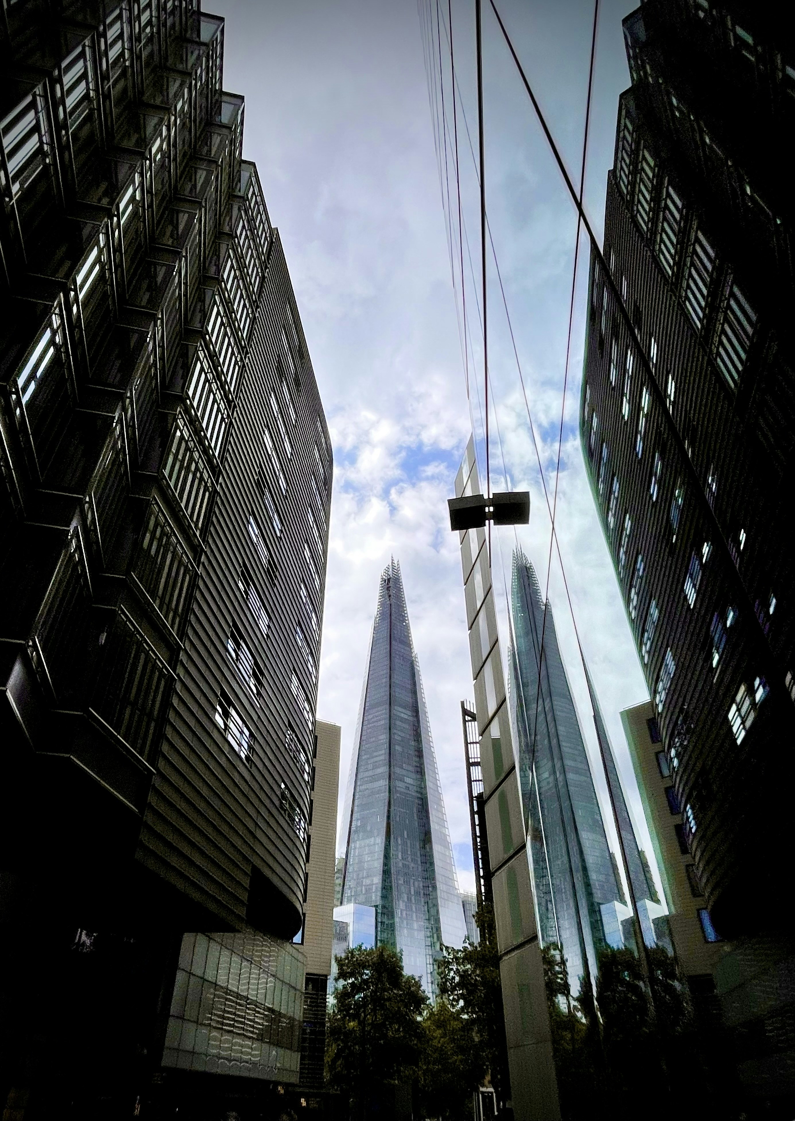 A view of some very tall buildings in the city photo – Free The shard ...