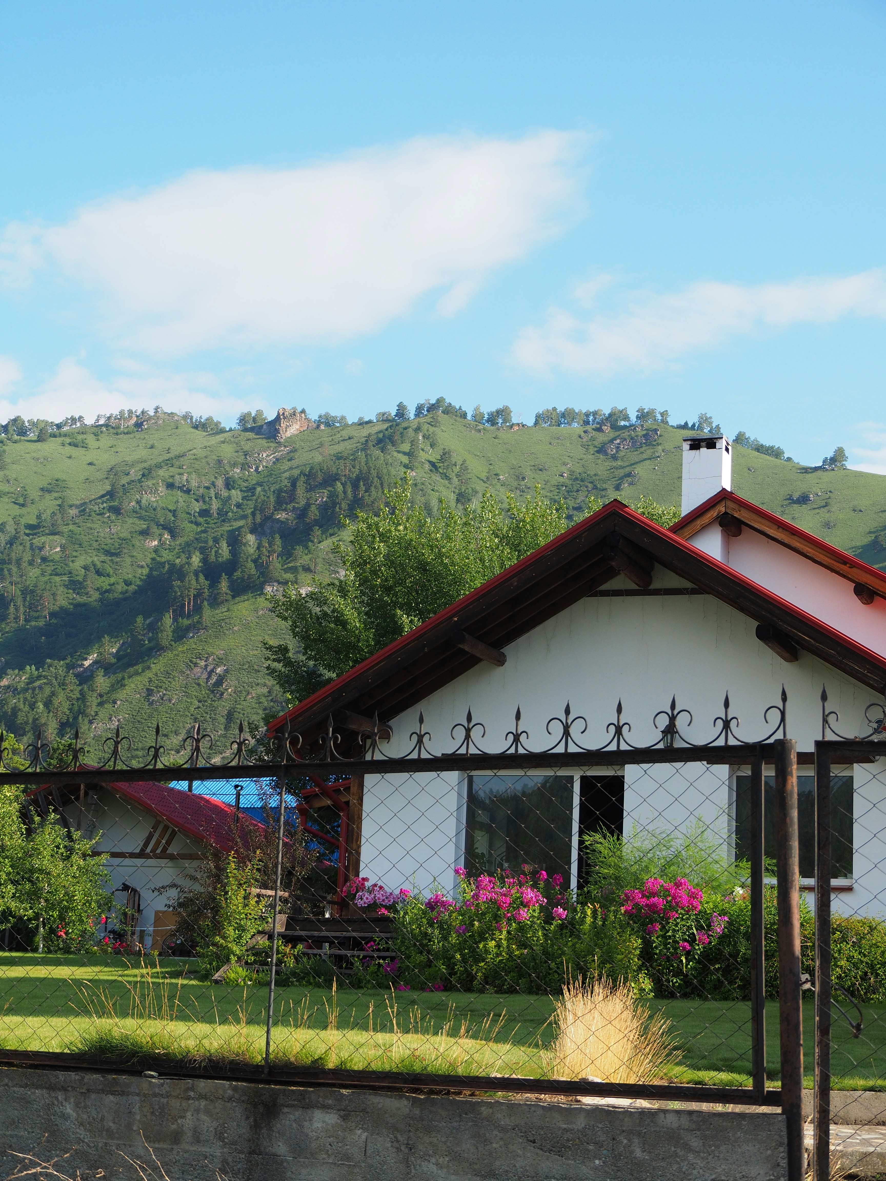 White house in the mountains