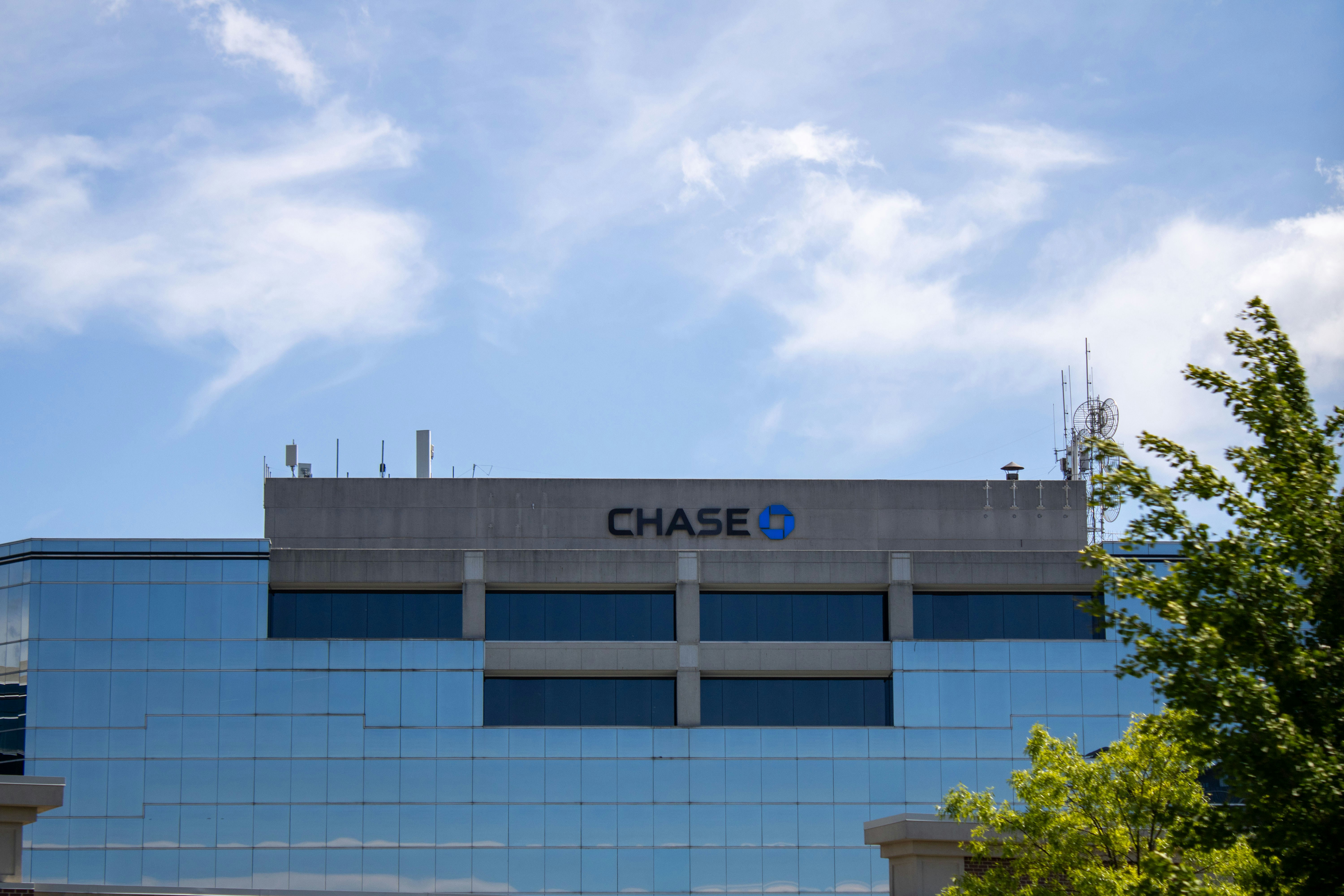 A building with a chase logo on the side of it photo – Free Cincinnati ...