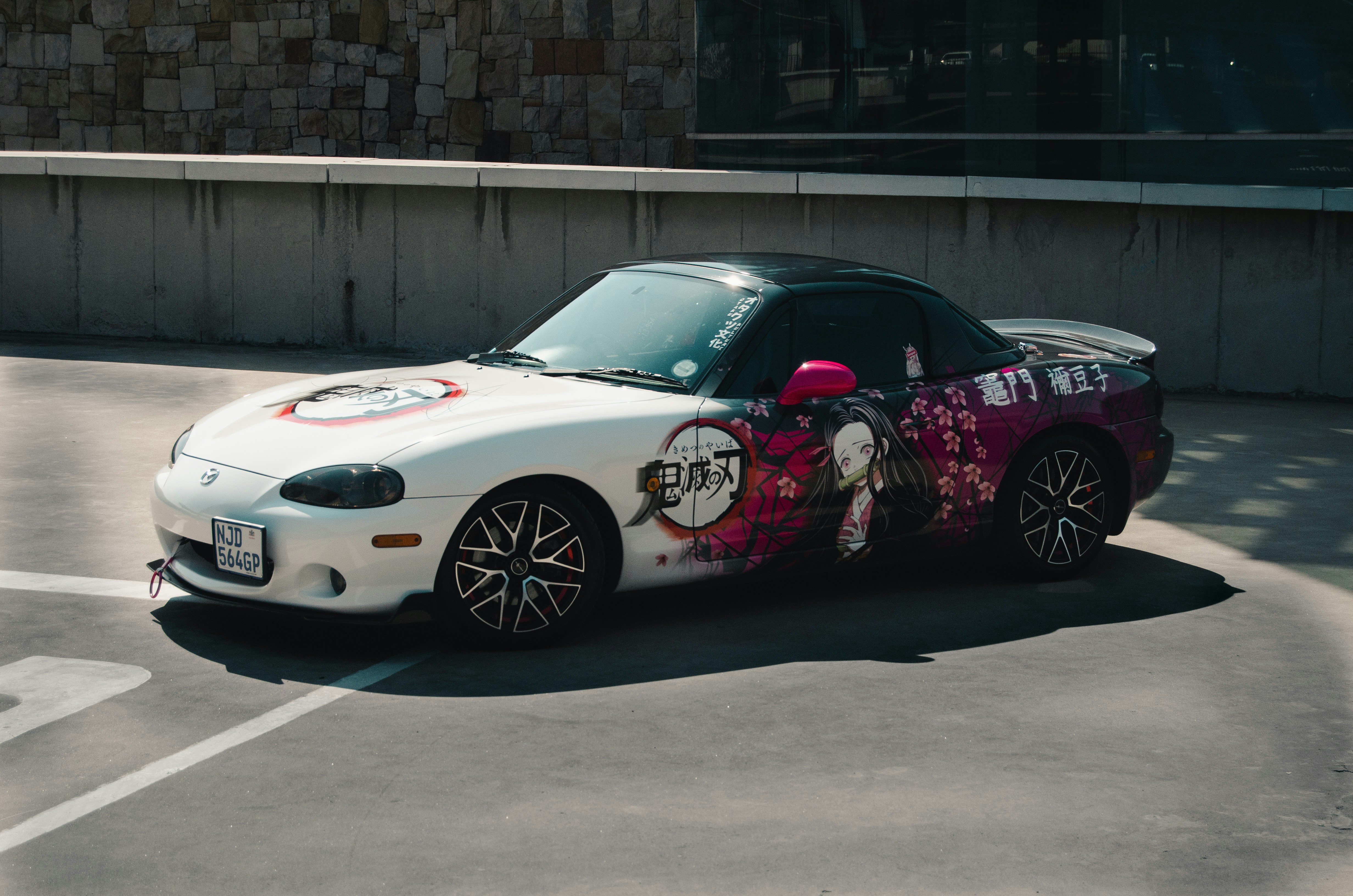 Sakura Wave MX-5: An Anime-Wrapped Street Runabout